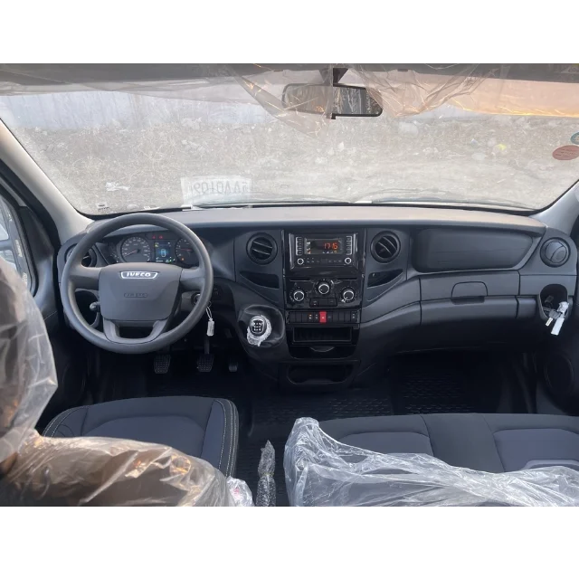 Iveco 3.0l Diesel 125 Horsepower Low Roof Large Space Left-hand Drive ...