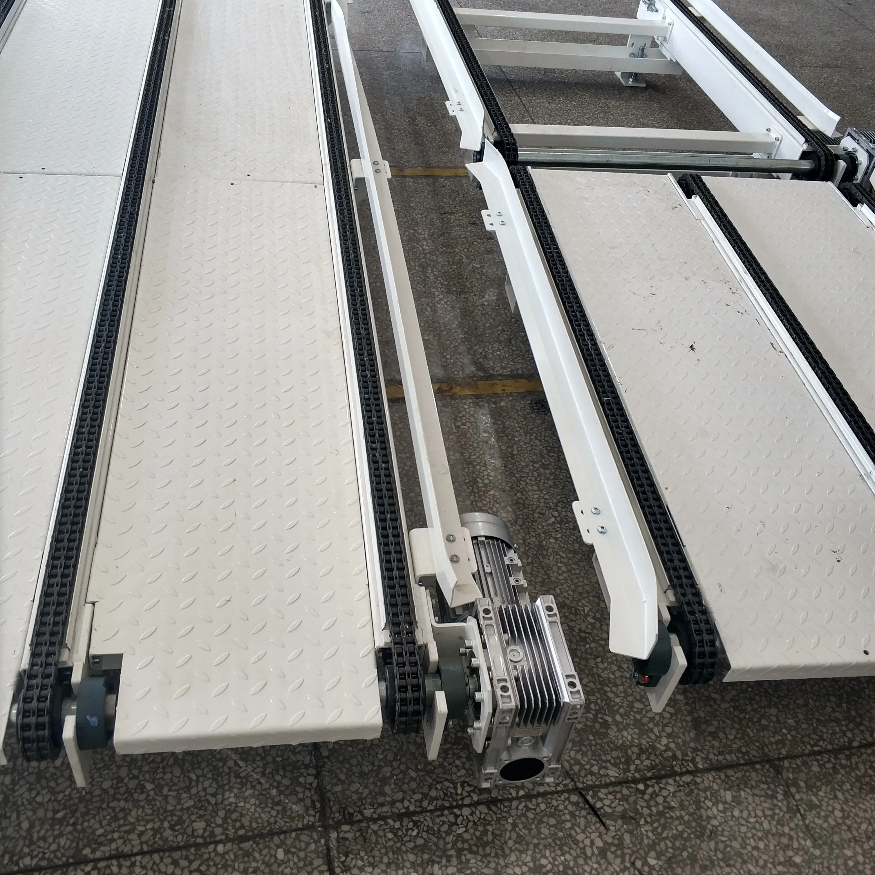 Motorized Slat Chain Conveyor/plate Conveyor - Buy Slat Chain Conveyor ...