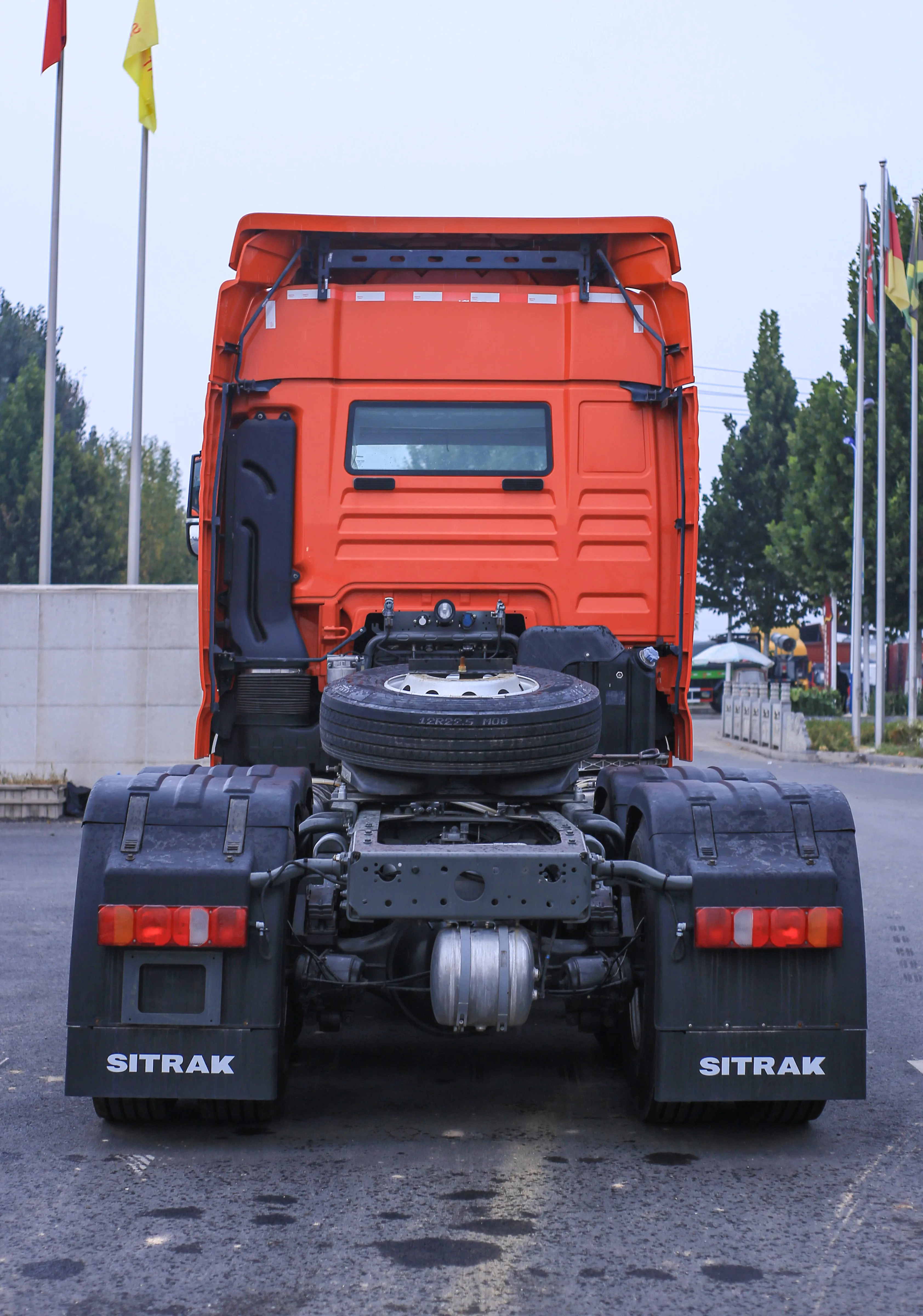 Sinotruk HOWO G7 Tractor Hot Sale 6X4 540HP 600HP C7H C9H Truck Tractor ...