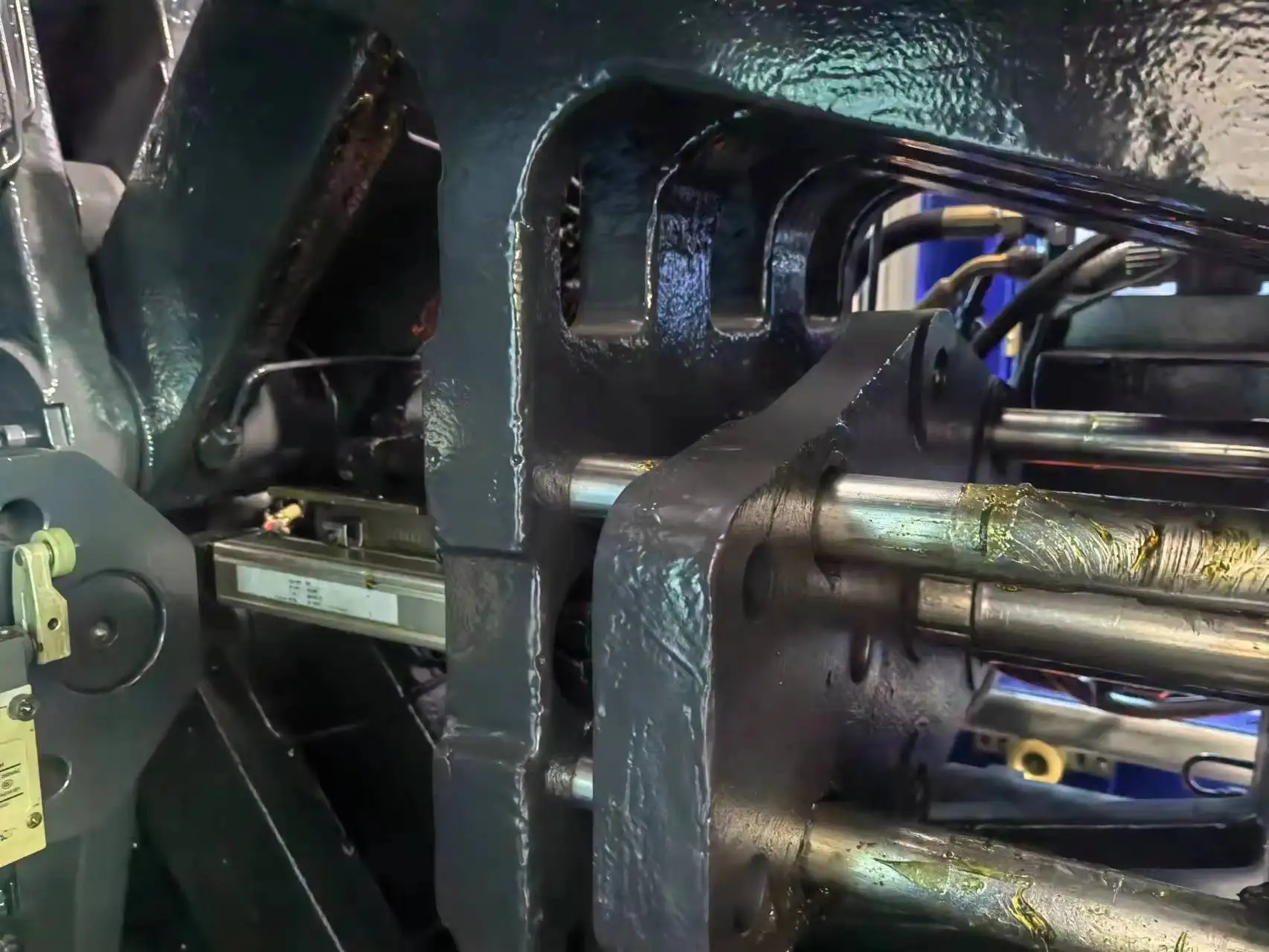 Hai'tian MA2000 III Servo Motor 200T Injection Molding Machine