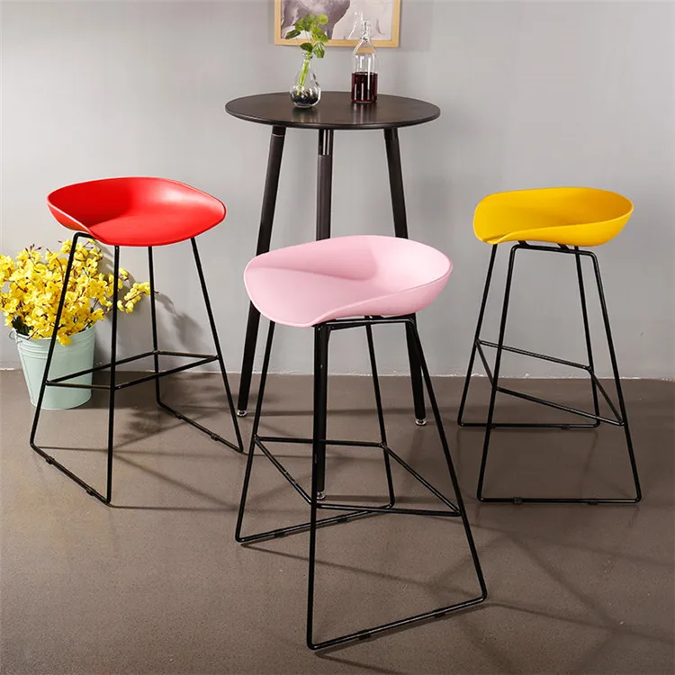 Modern Design High Bar Stool Pp Seat Black Metal Leg Bar Stool ...
