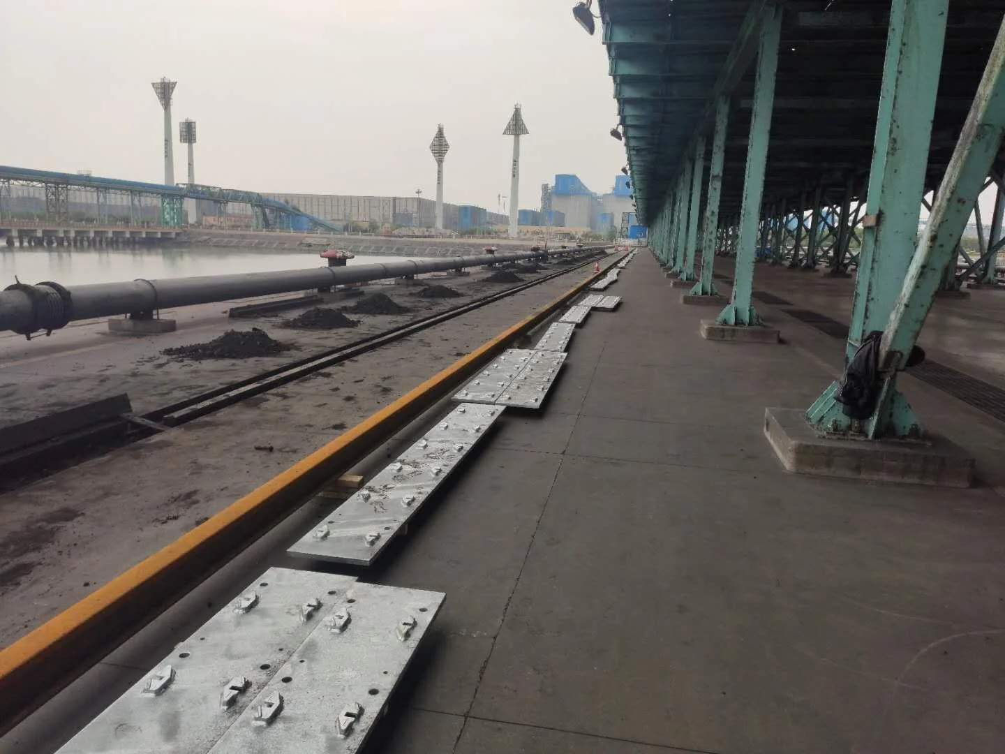 Crane Rail Steel Soleplate For Railway Construction - Buy Crane Rail ...