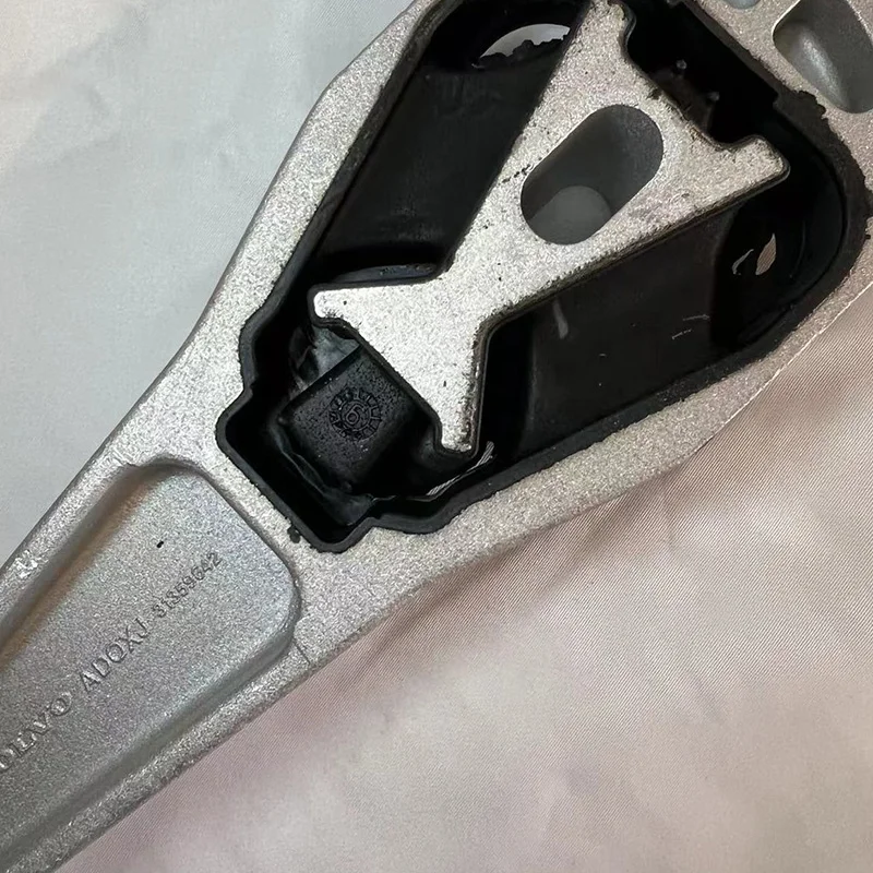 适用于v40 2.0 D3 2015的oem右发动机支架31359642 - Buy 发动机悬置支架,沃尔沃v40,沃尔沃d3 Product ...