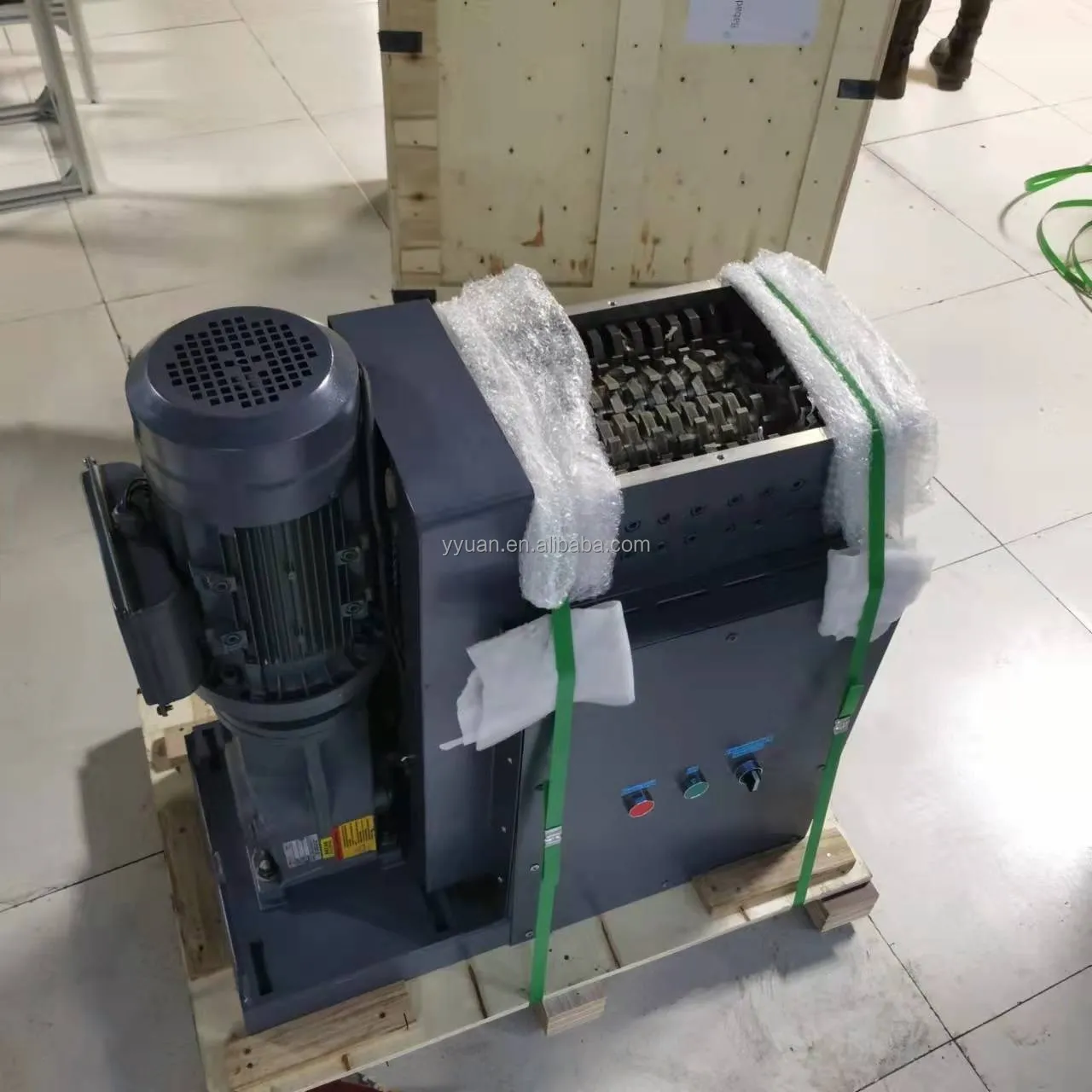 200 Mini Shredder Machine for Plastic, Rubber & Metal Recycling ...