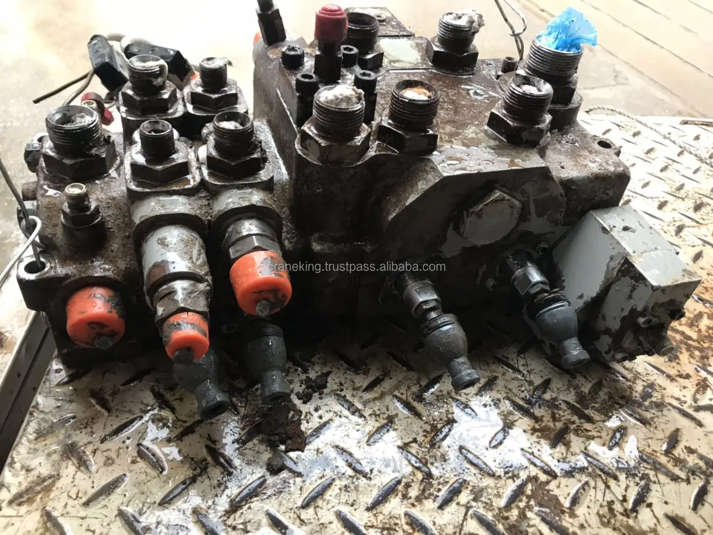 Tadano Kato Crane Valve Bank,Distributor,Control Valve - Buy Crane ...