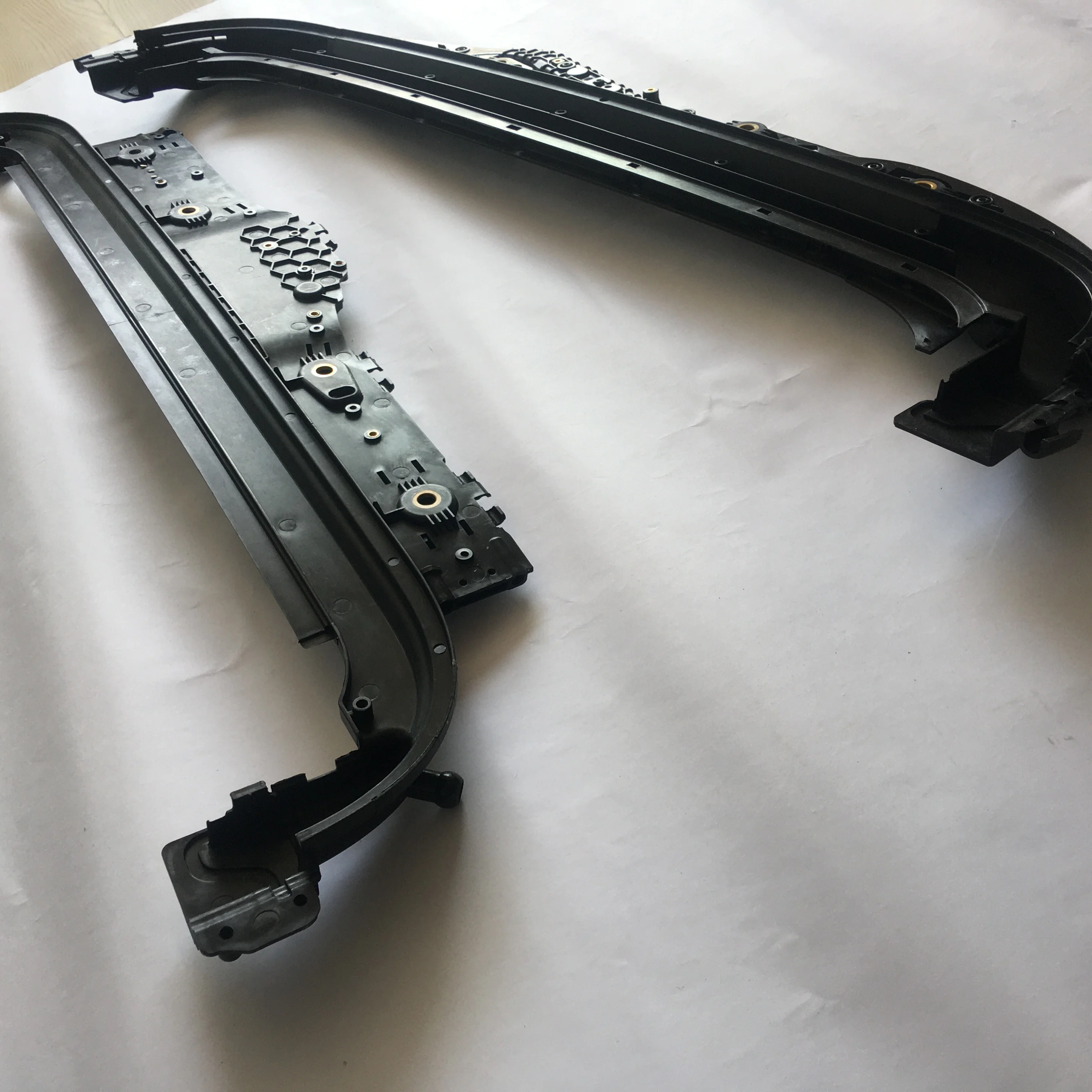 OE 1K9898302 1K9898259 Motor Fixing Beams for Volkswagen Sunroof Frame