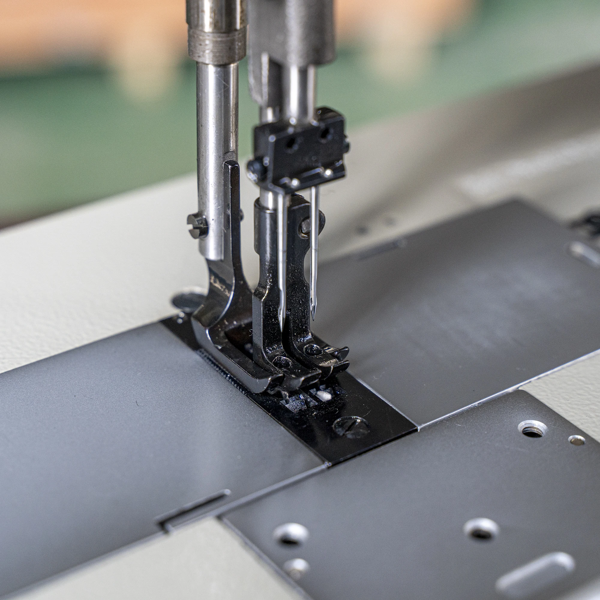 Heavy Duty Direct Drive Double Needle Long Arm Sewing Machine