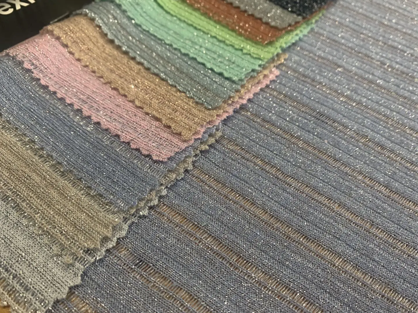 Beauty Jacquard Shiny For Dress Polyester Lurex Rib Knit Fabric - Buy ...