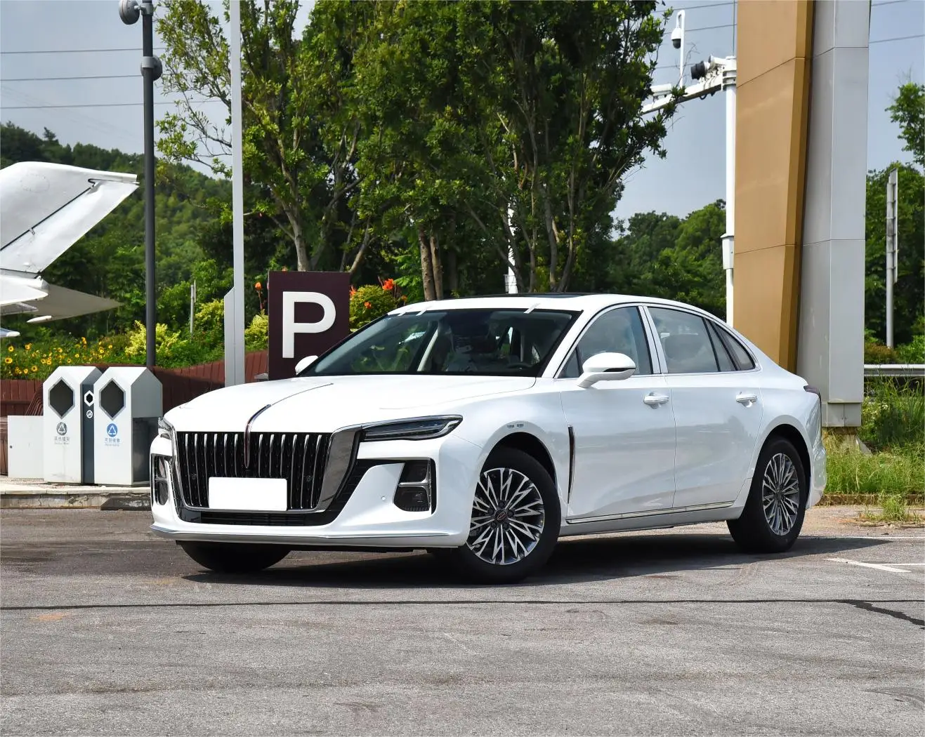 Hongqi FAW H5 2024 1.5T DCT - Premium Features & Performance