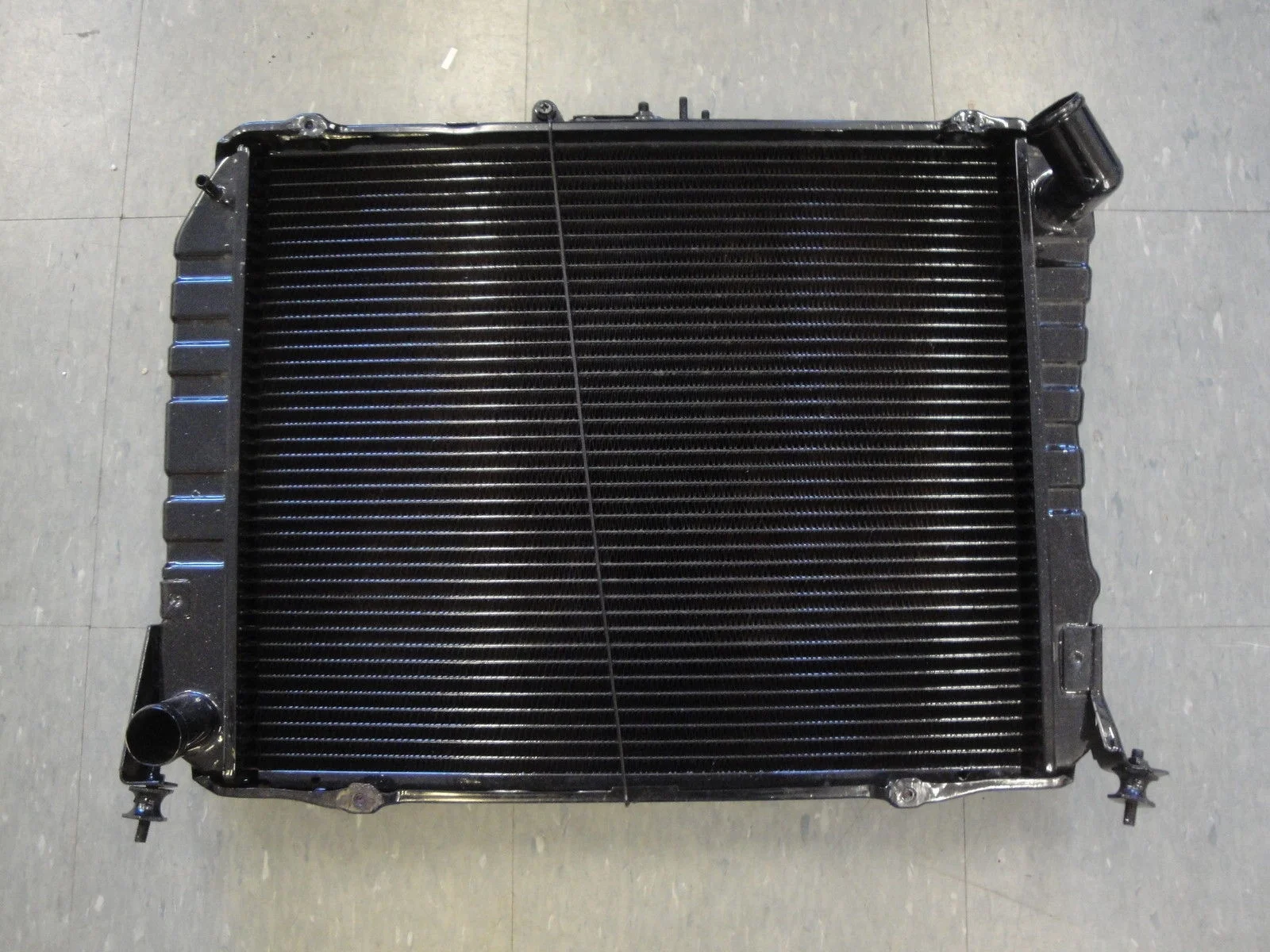 Lh125 3L Diesel Hiace Radiator for Toyota Van - Top Level