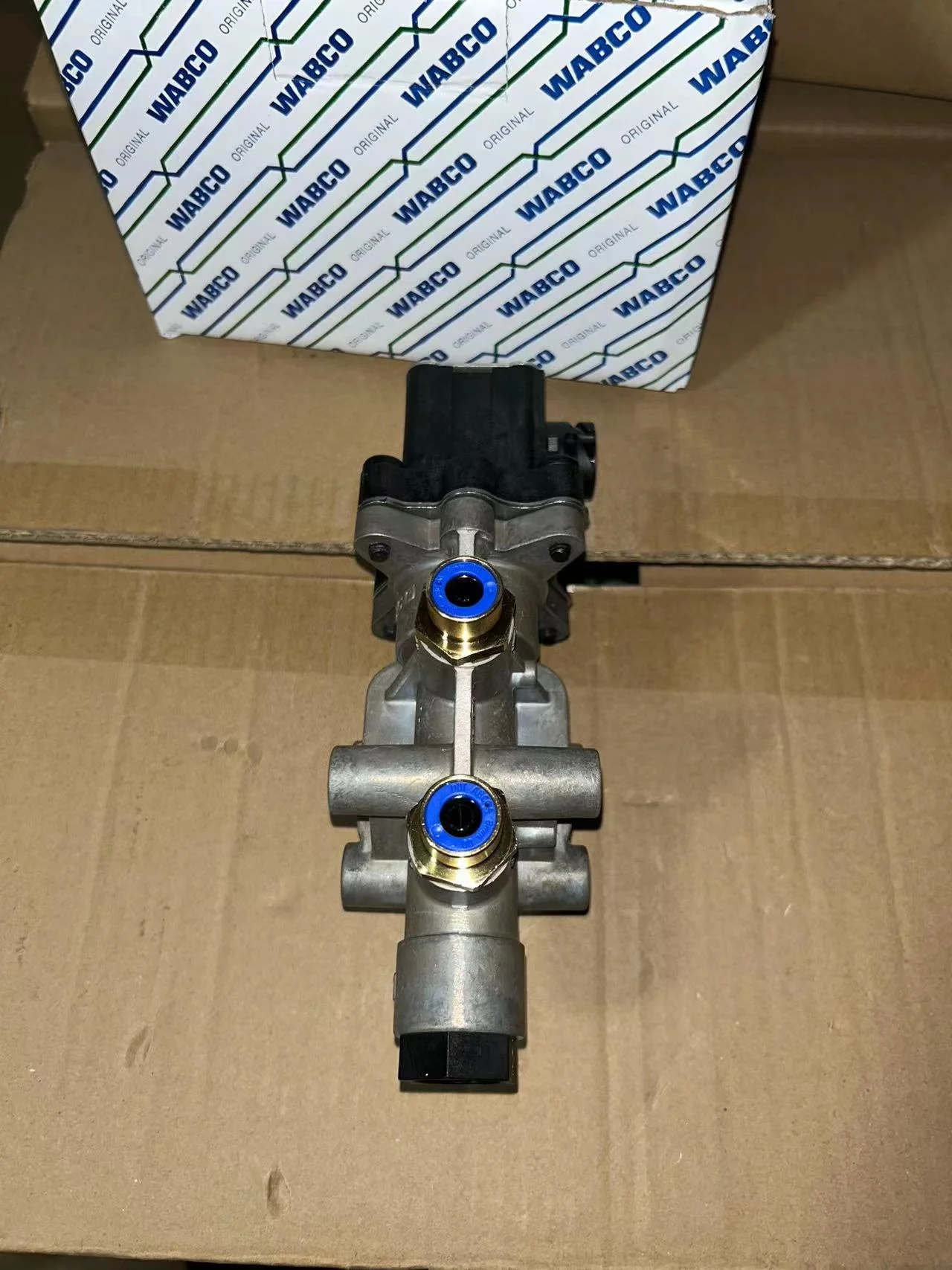 Original Wabco 4630840410 Lift Axle Control Valve Kamaz 5490 54901 6580 ...