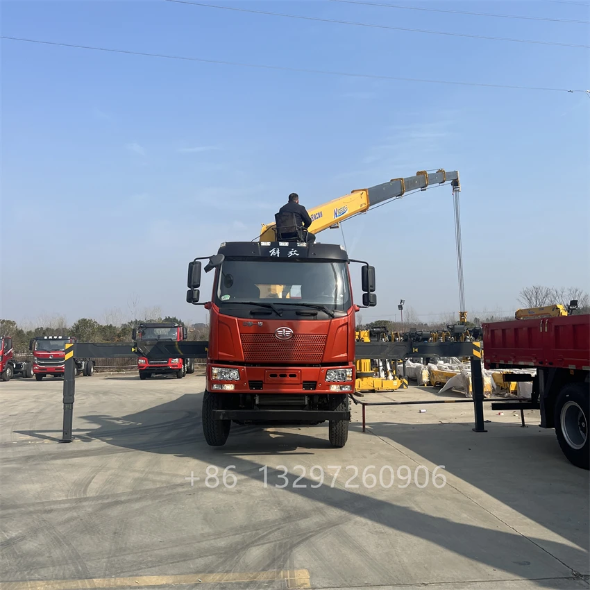 High Quality Factory Telescopic Boom Mounted Truck With Lifting Crane 7 ...