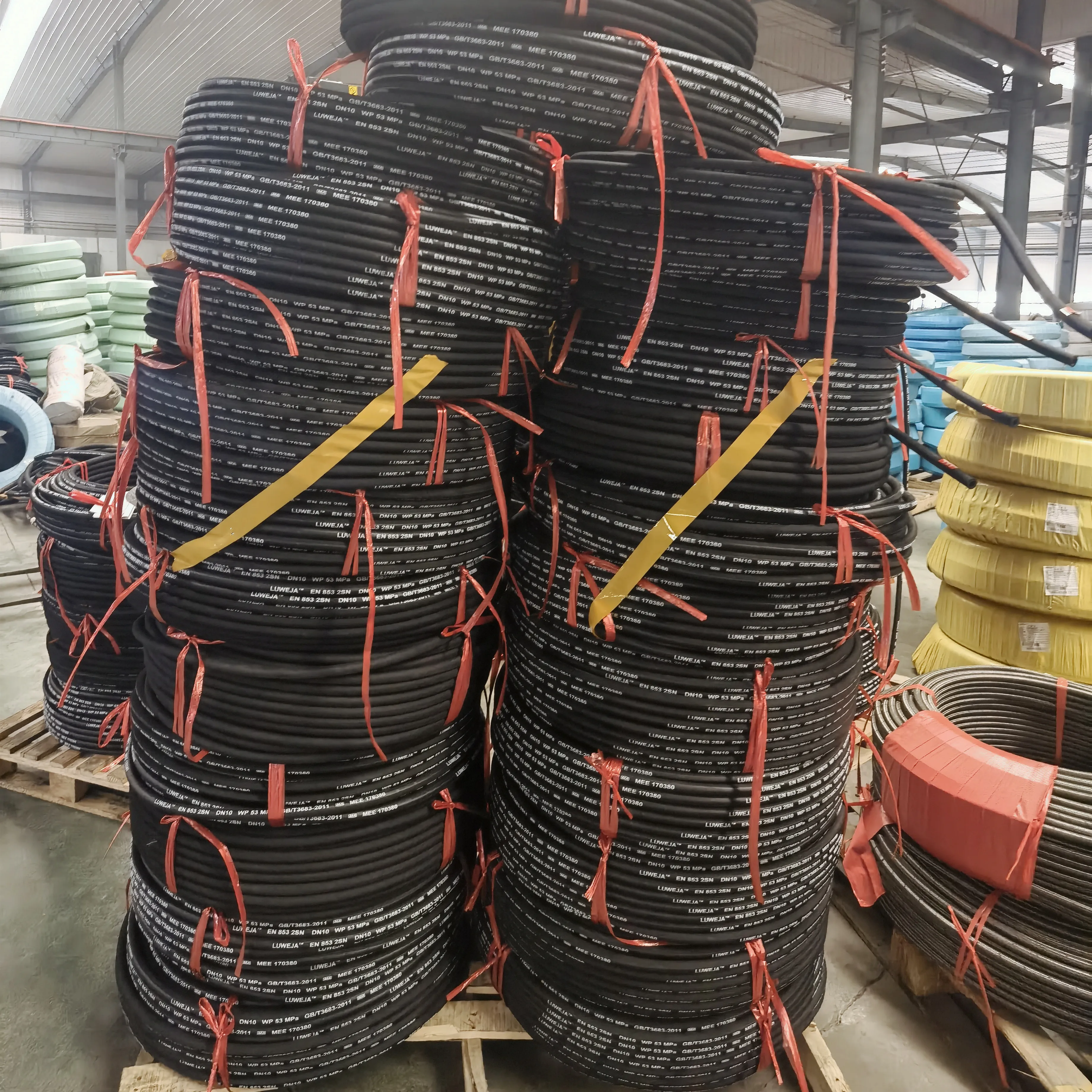 DIN En856 EN853 High Pressure Flexible Hose SAE100 R1 R2 R3 Hydraulic ...