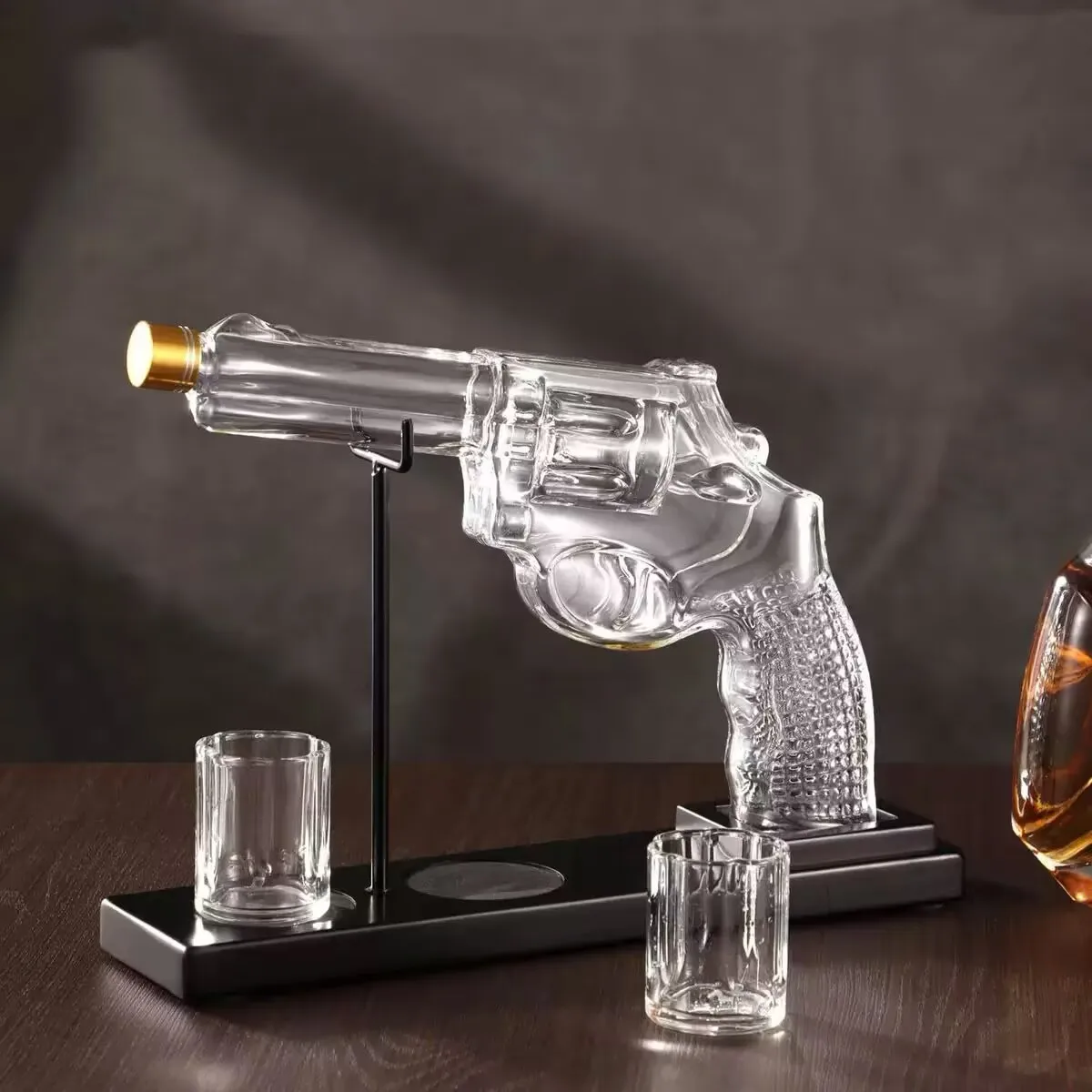 L High Quality Revolver Shaped Glass Whiskey Decanter Set Plastic Wine ...