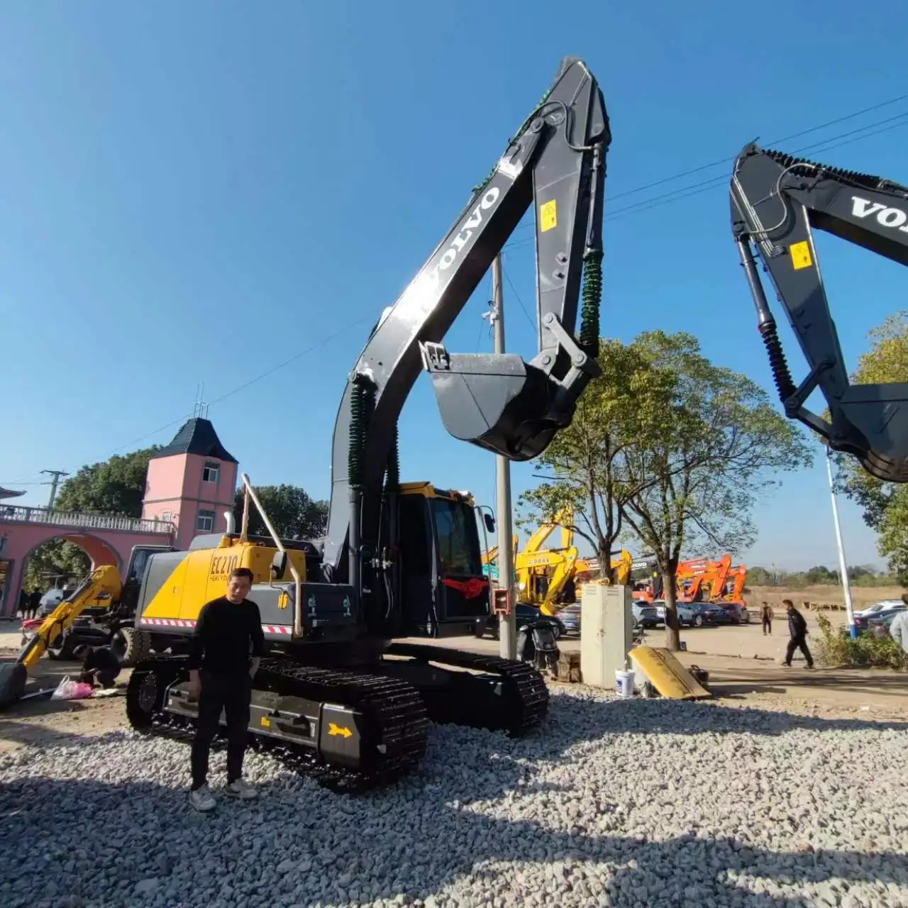 Nice Design Used Volvo Ec210 Crawler Excavator Low Price Earth Digger ...