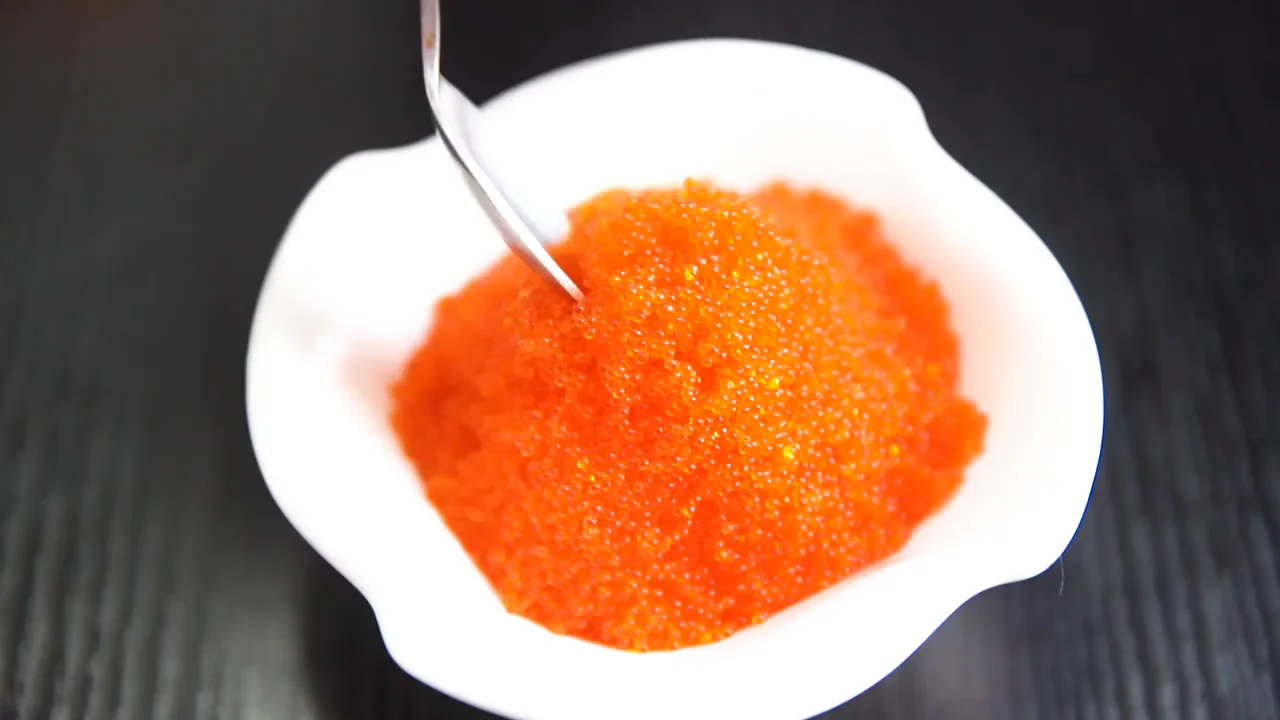 China Factory Frozen Yellow Seasoned Flying Fish Tobiko Roe For Sale ...