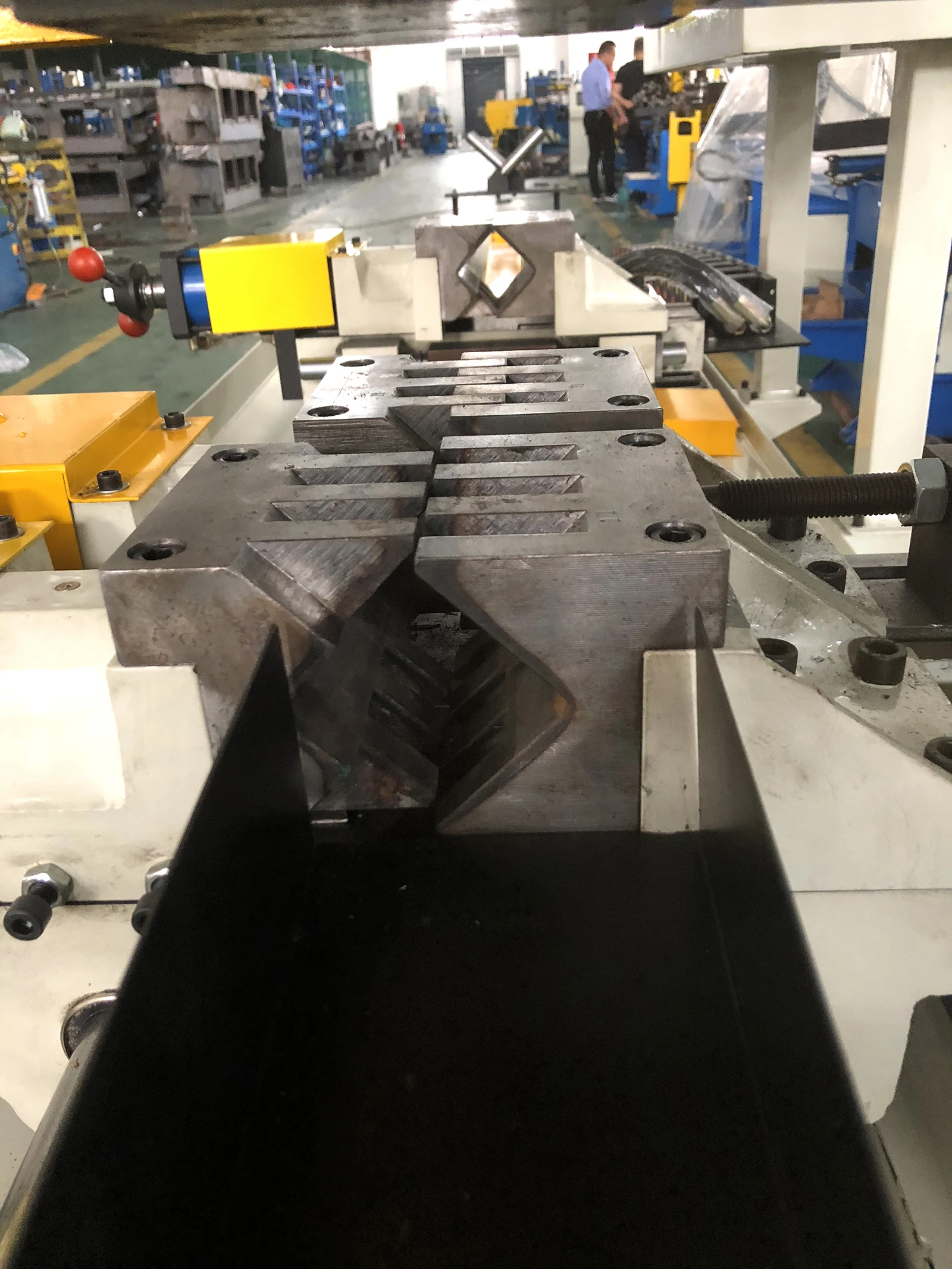 Mc425cnc Pipe Raiser Cutting Pneumatic Cold Saw Metal Pipe Cutting ...