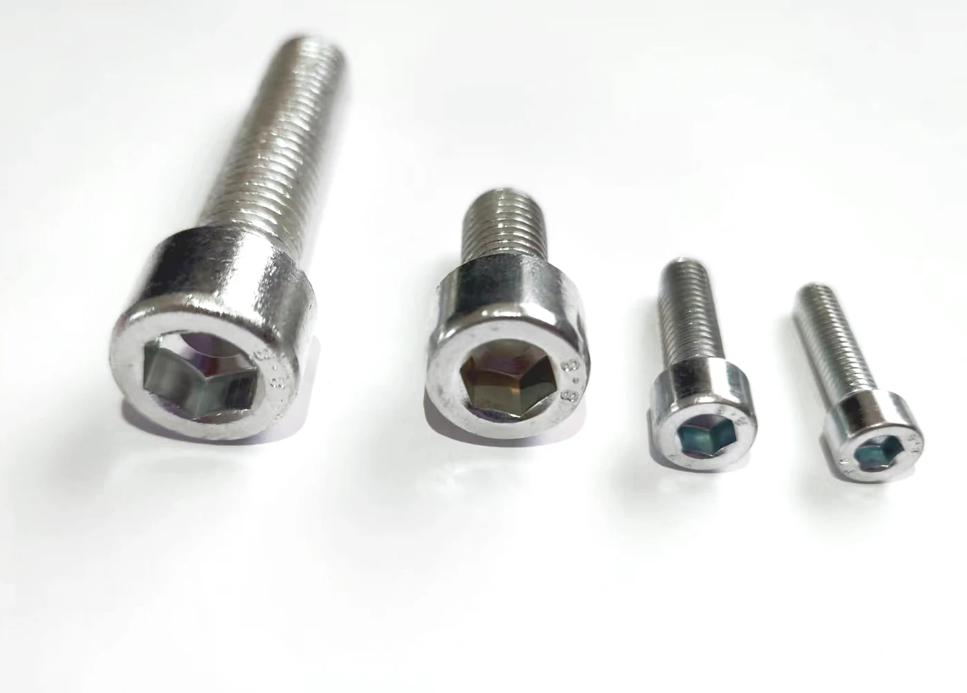 Din912 Carbon Steel M10 M12 M16 Full Threaded Hexalobular Socket Torx ...