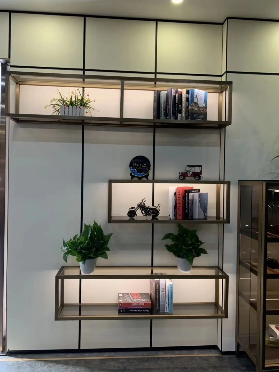 Customized Modern Aluminum Alloy With Board Or Glass Showcase Display ...