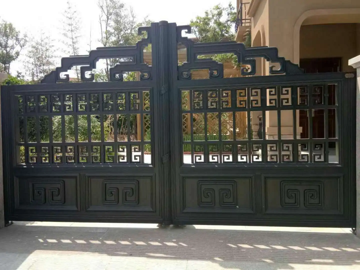 Aluminium Main Gate Designs Of Retractable Gate For Security Qg L1726 ...