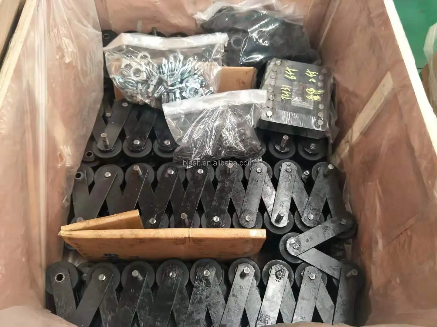 Escalator Step Chain & Moving Walk Pallet Chain - Durable & Reliable