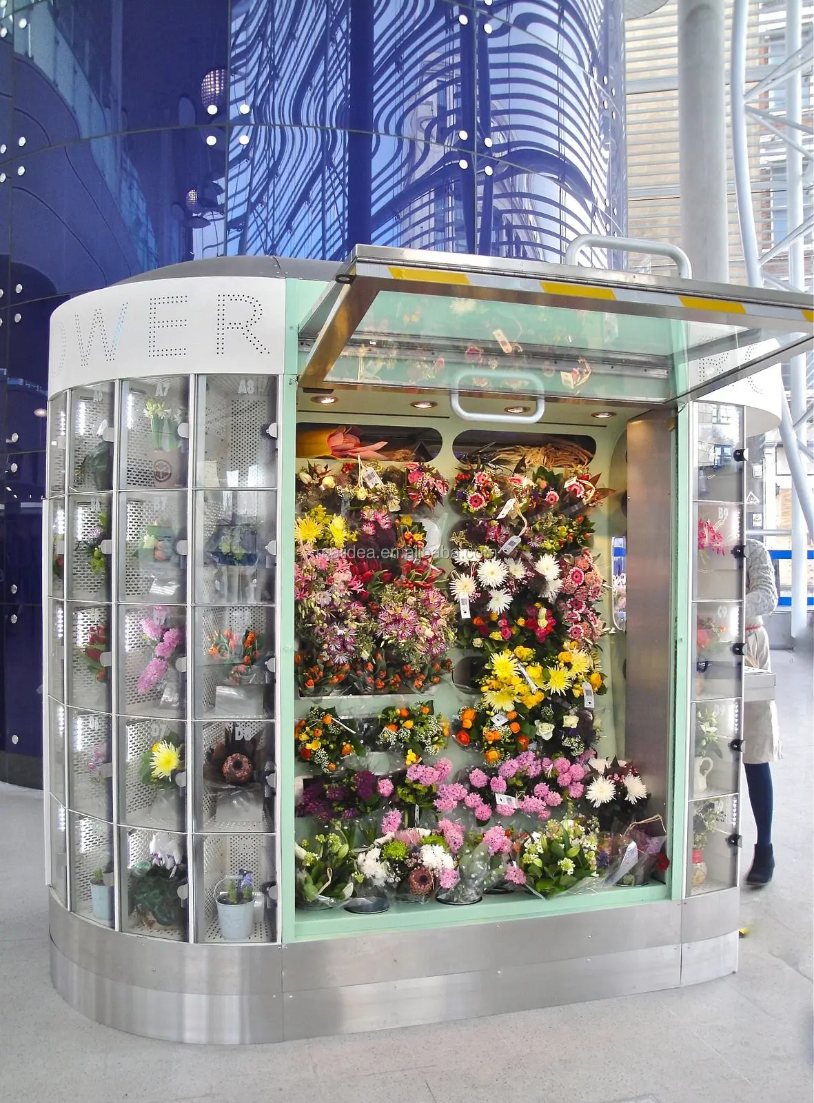 Indoor Flower Kiosk Display - Glass Design & Flower Shop Layout