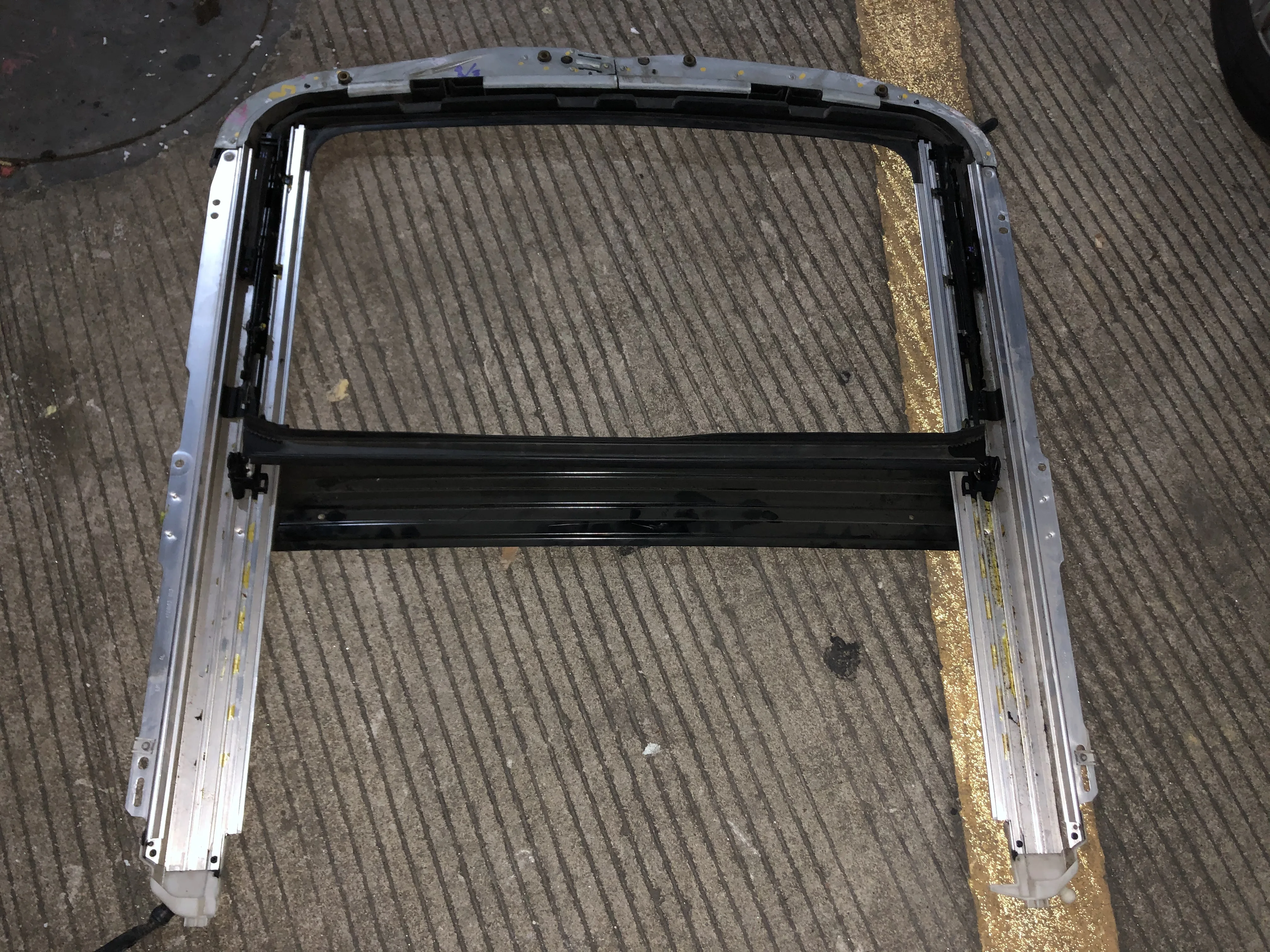 Mercedes Benz GL164 X164 251 Sunroof Frame 1647800829