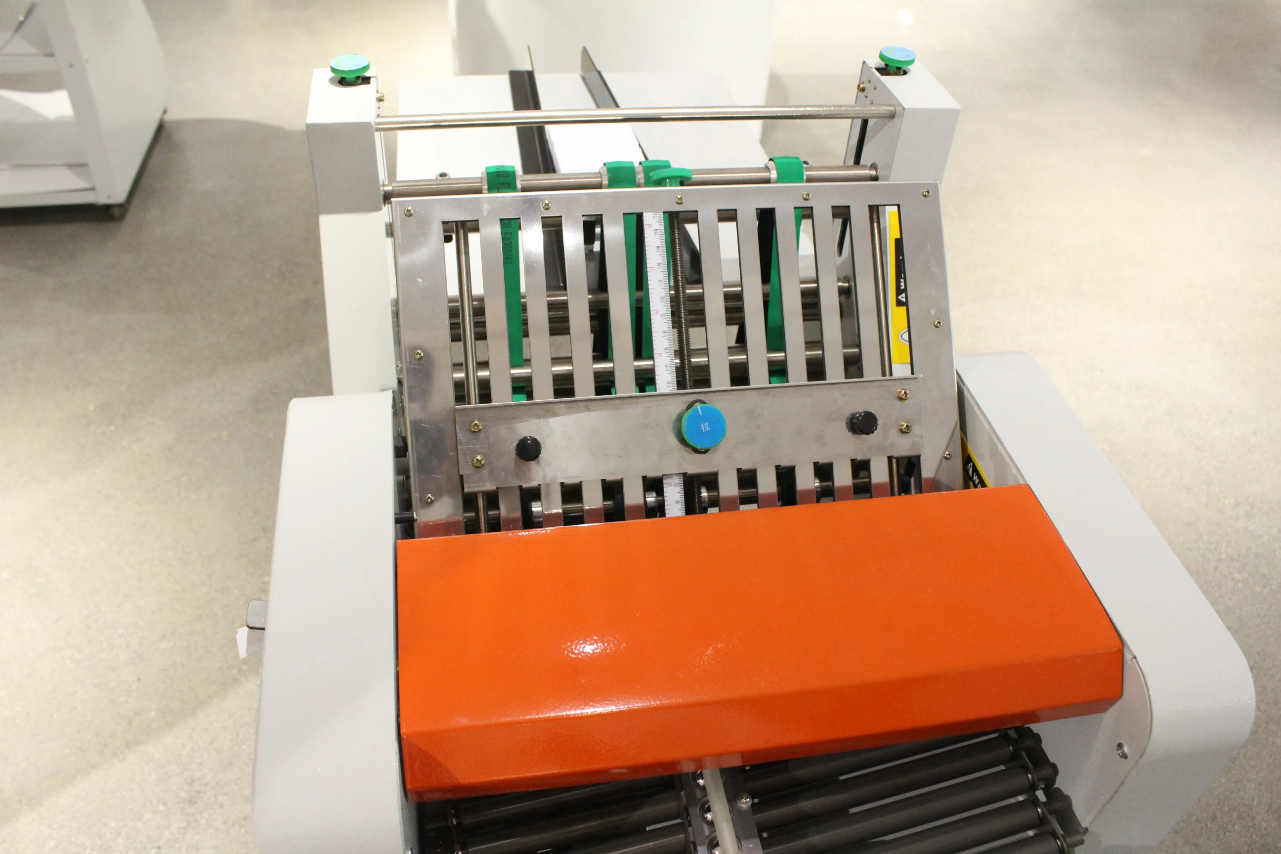 Elektrische Vouwen Papier Kreuken Machine Kaart Vouwen Kleur Pagina 's ...