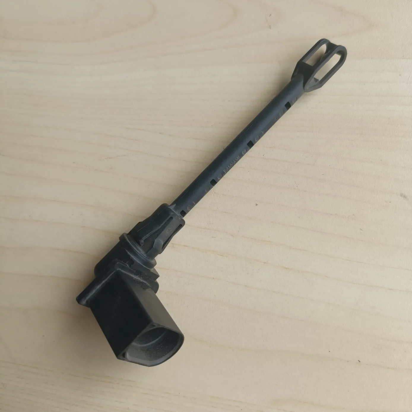 Second Hand Air Conditioner Temperature Sensor 21396128 For Volvo Truck ...