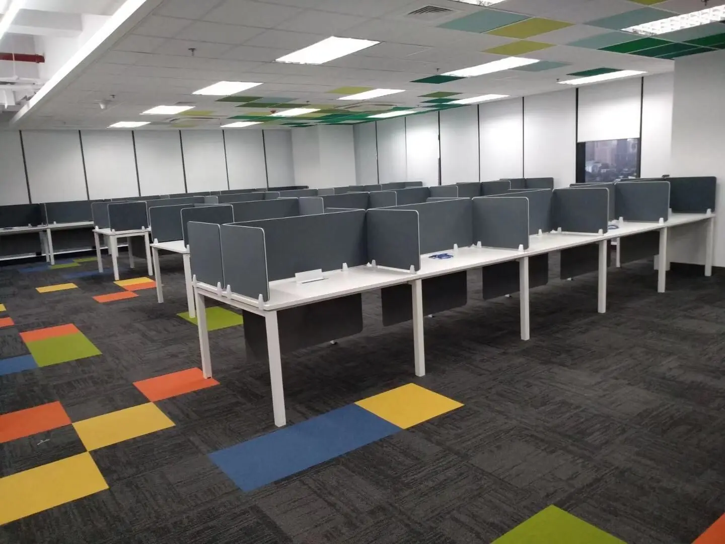 Modern Desk Office Divider Call Center Cubicles 8 Person Office ...