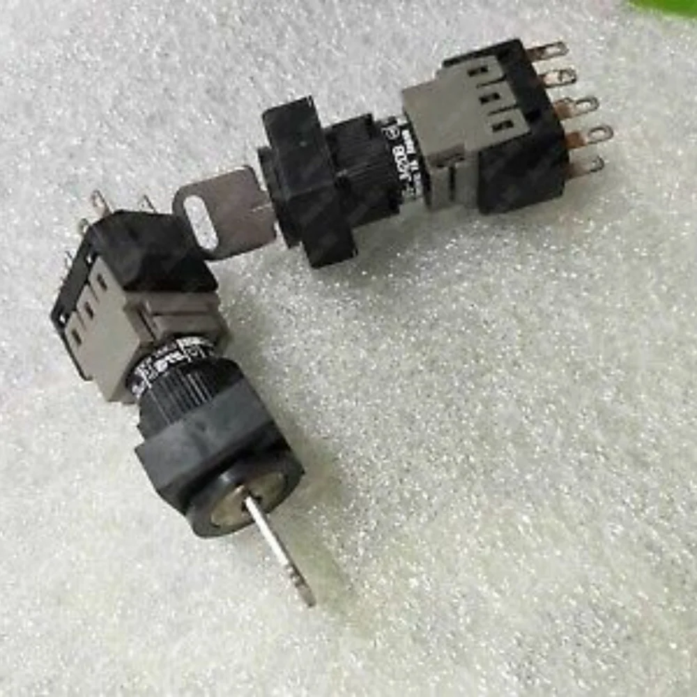 Brand New Fuji Key Selector Switch Ah165-j2a11a Operating Voltage 6 ...