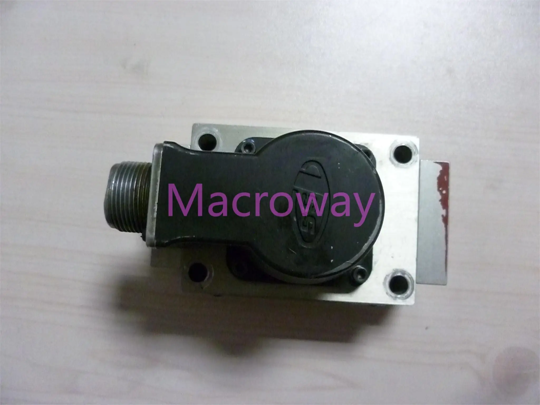 Supply And Repair Of Japanese Tss Servo Valve 225f-30l-30-201 - Buy 225f-30l-30-201,Tss Servo ...