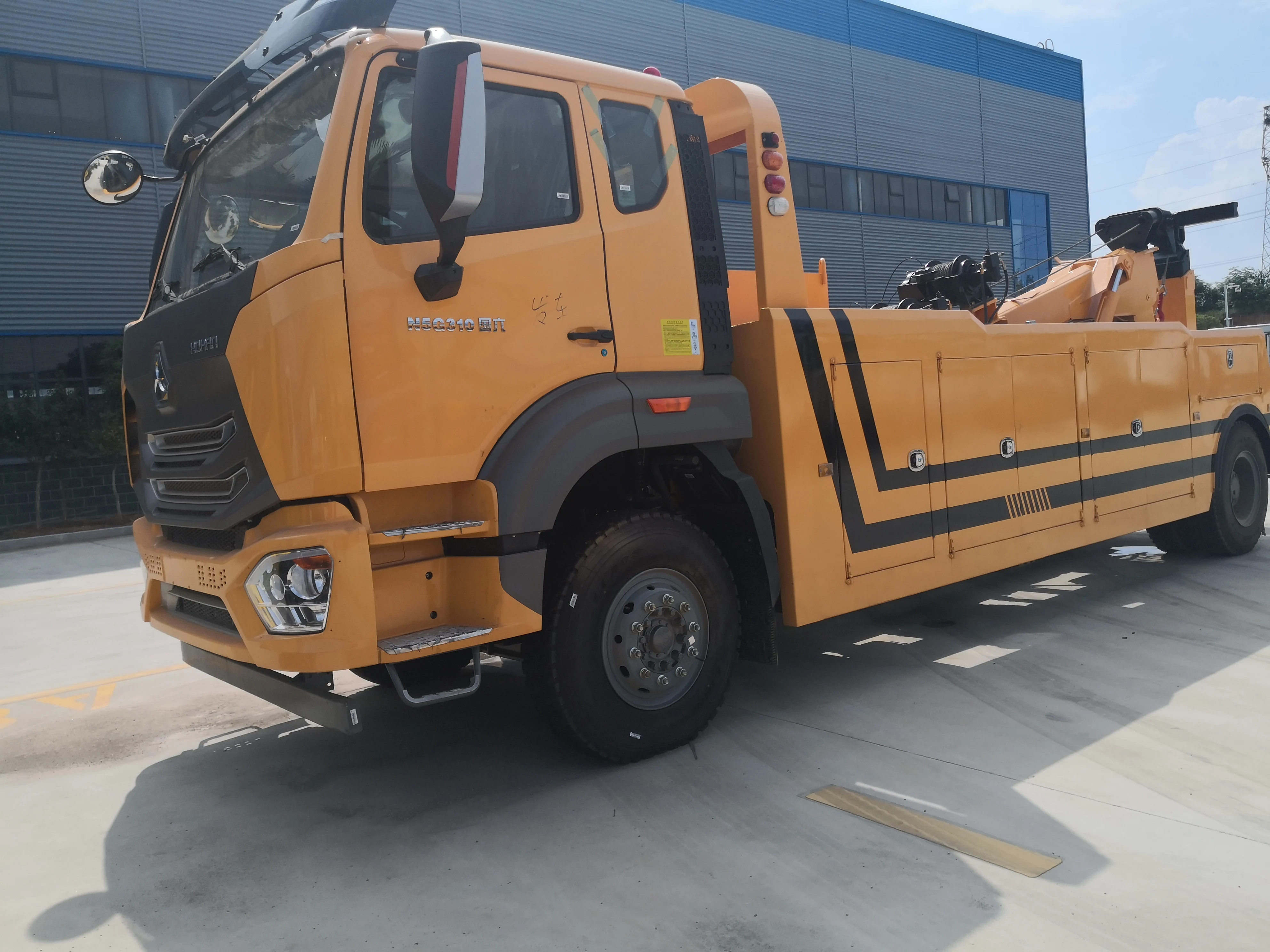 Cheap Price Sinotruk Tow Truck Wrecker For Sale - Buy Wrecker Truck ...
