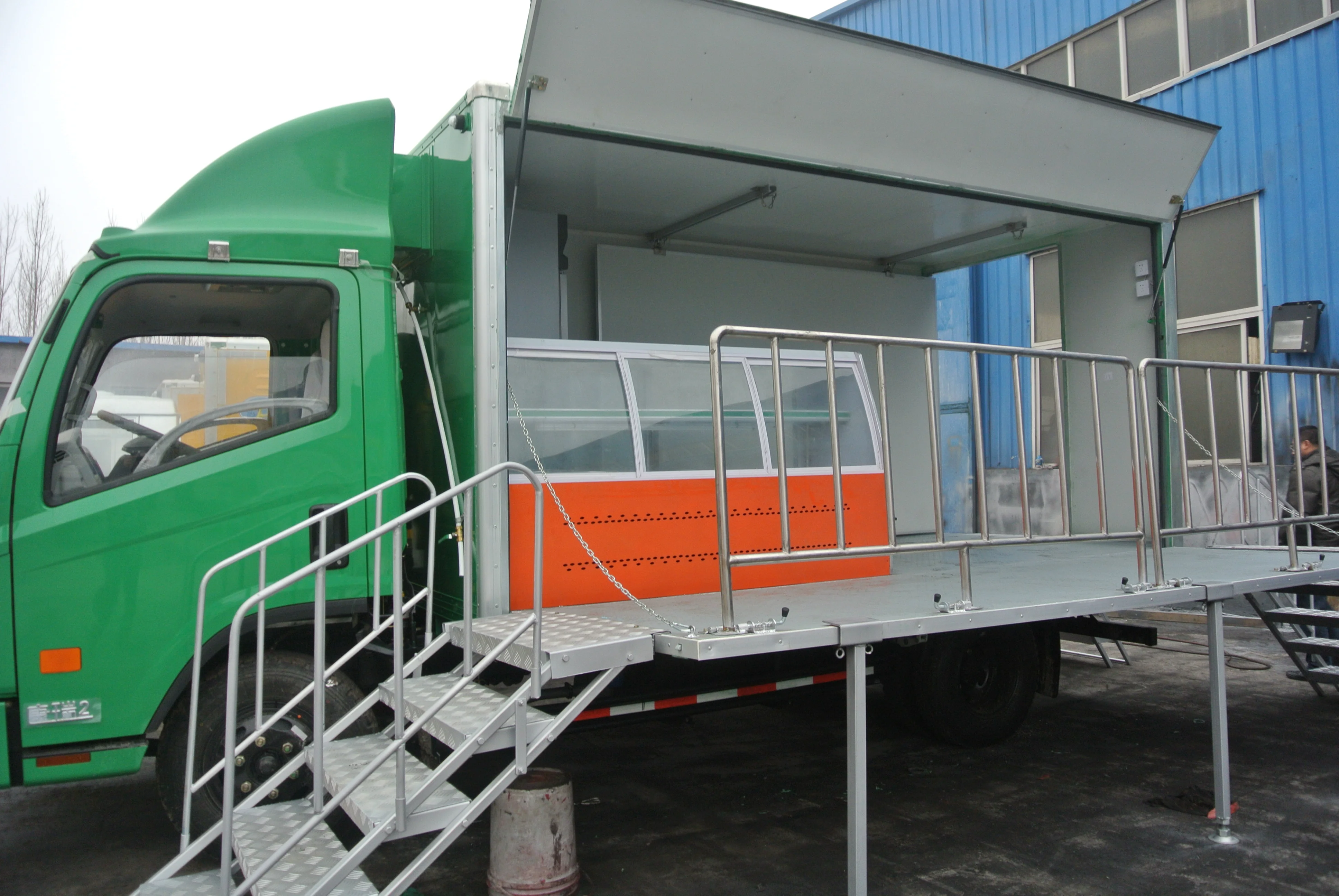 Wing Opening Truck Body,Wing Open Box Van Cargo Body - Buy Wing Open ...