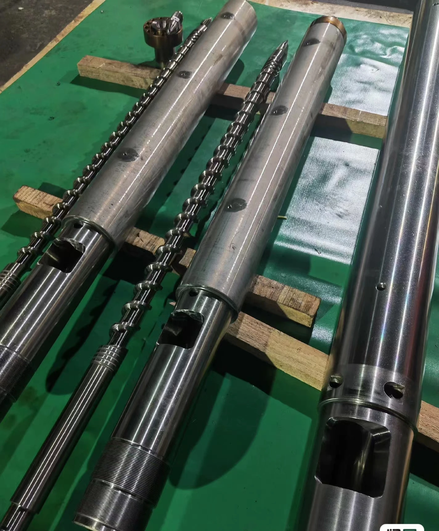 Injection Molding Machine Screw Barrel Injection Molding Machine ...