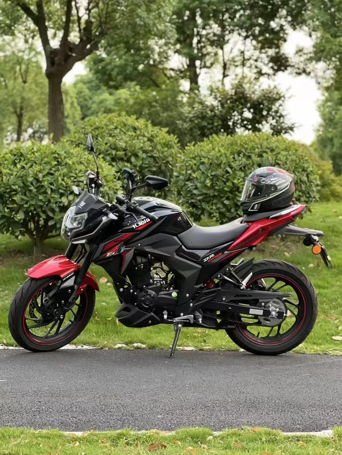 Haojue DR150S & DR300CC Men's Sportbikes - National Four EFI