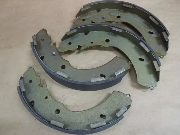 4600A106 Brake Shoe K6741 for Mitsubishi L200 & Isuzu Dmax
