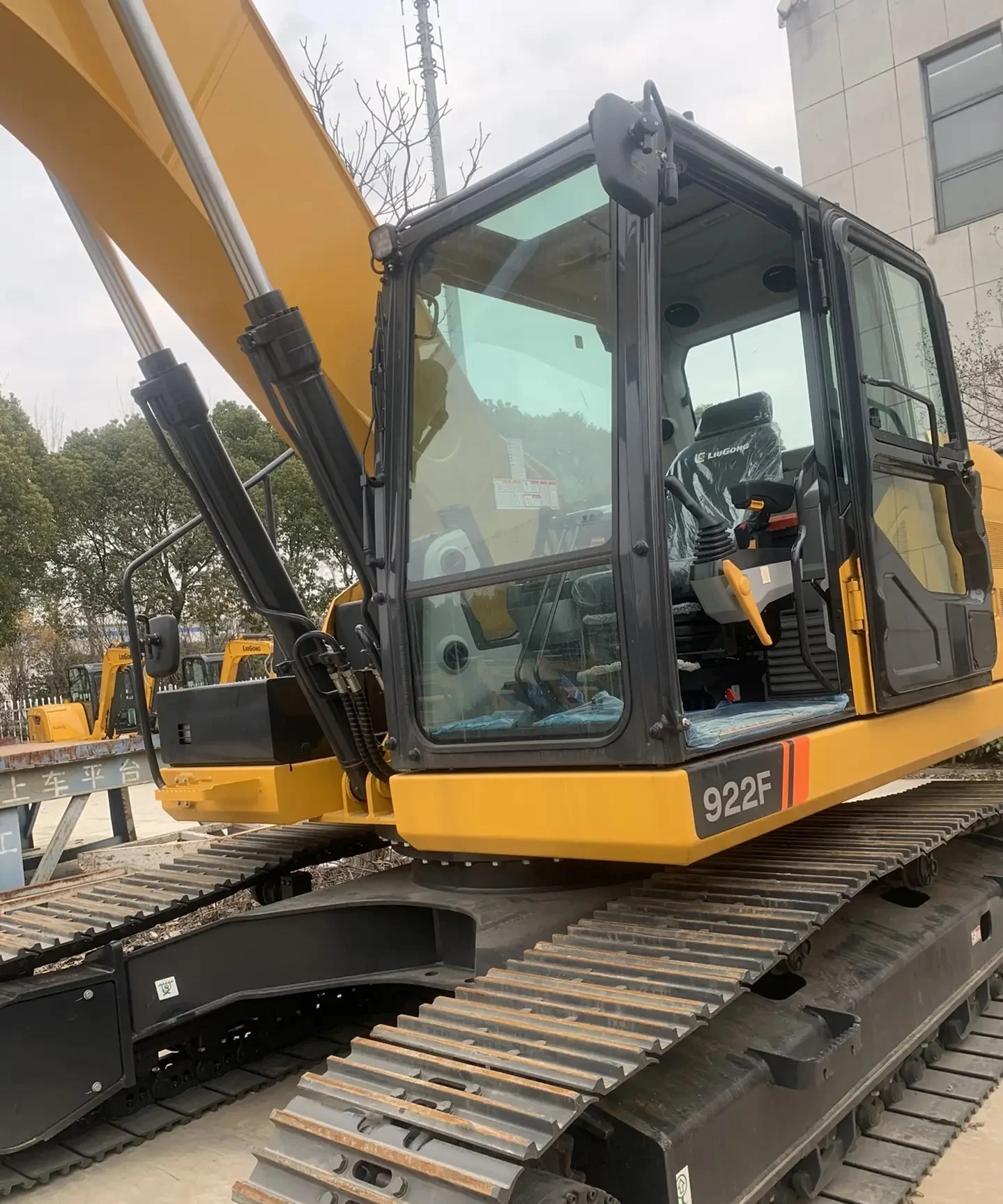 Powerful Engine Liugong Hydraulic Crawler Excavator 926f Digger With ...