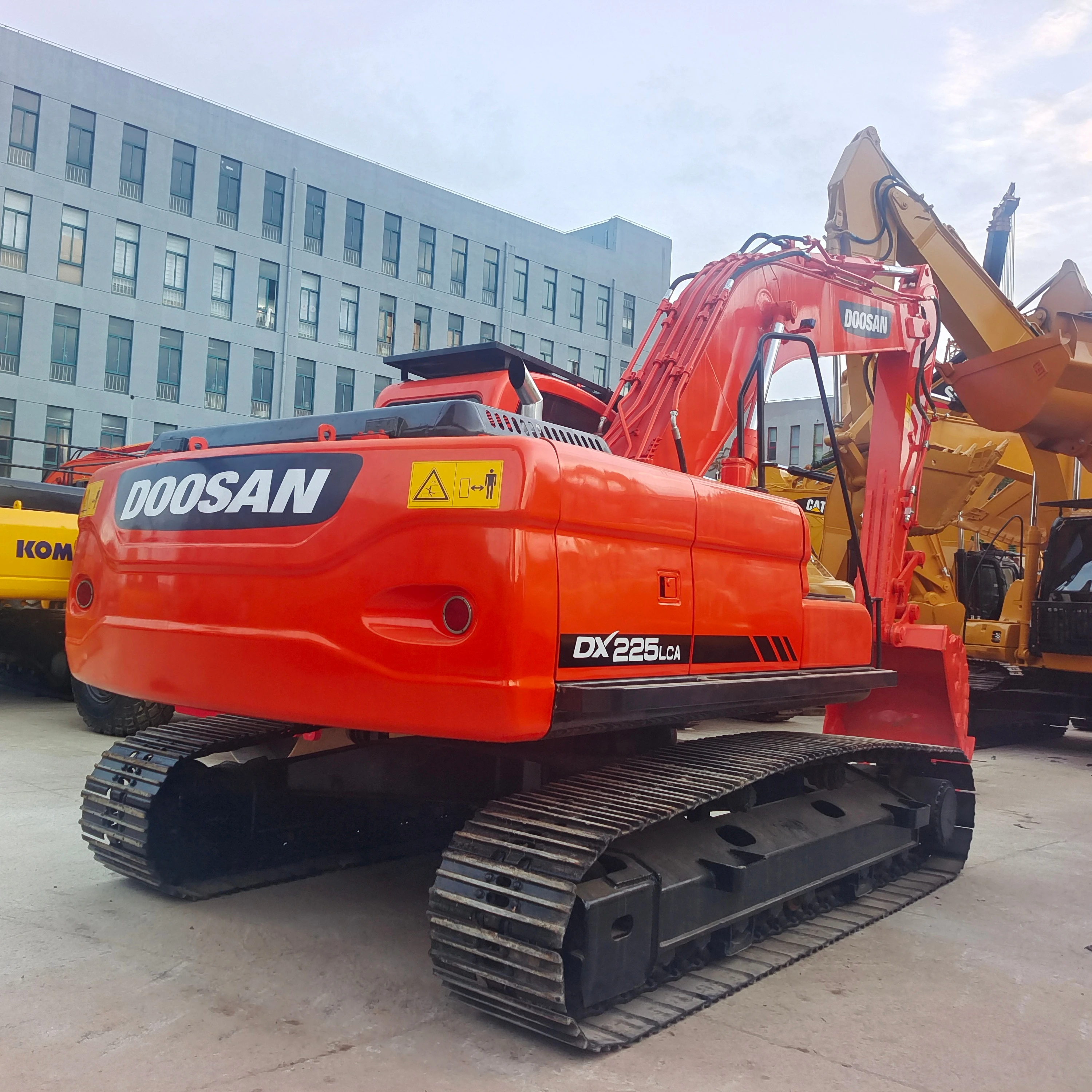 Doosan DX225 Excavator - Powerful & Reliable Heavy Equipment