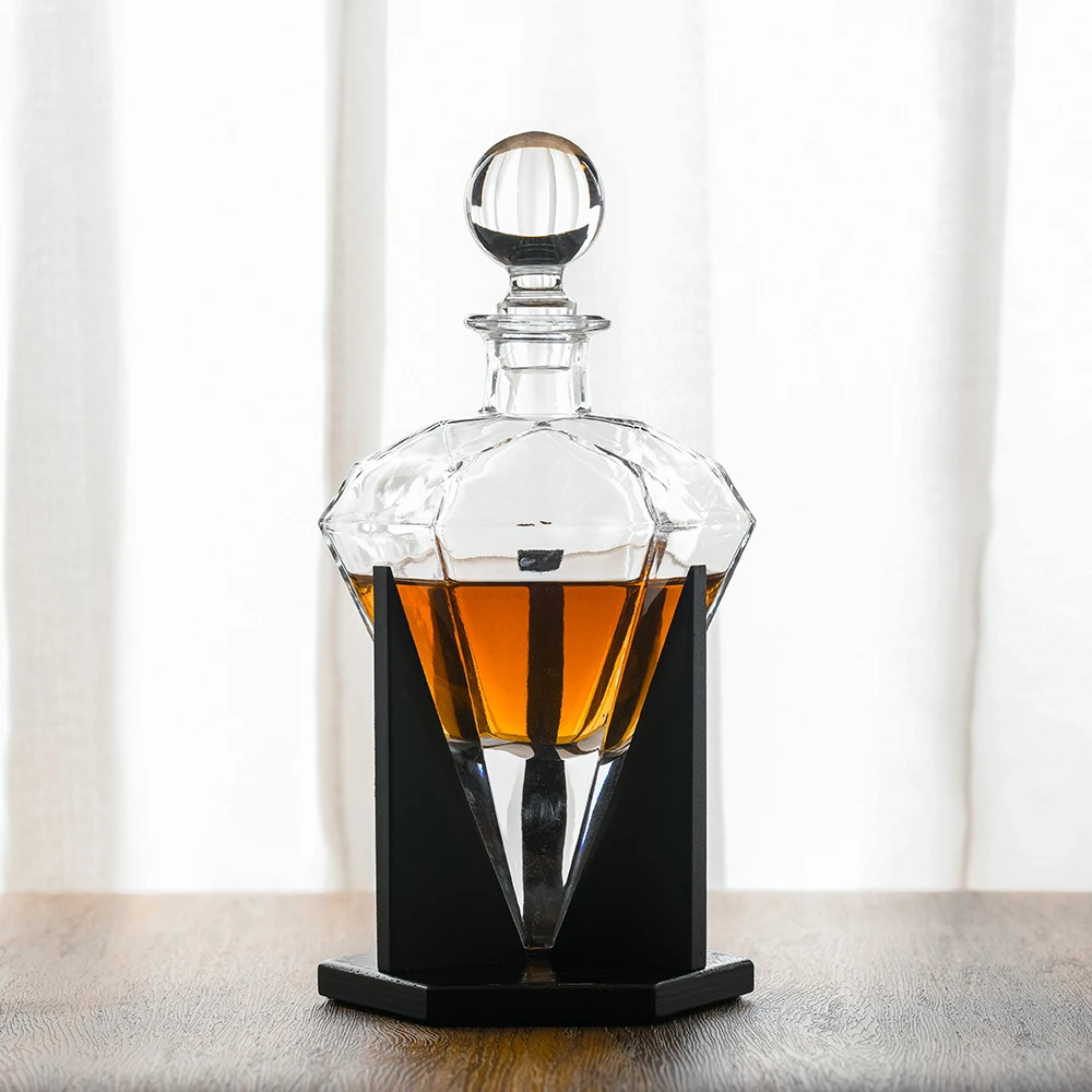25oz Lead Free Diamond Whiskey Decanter With Wood Base - Buy Decanter ...