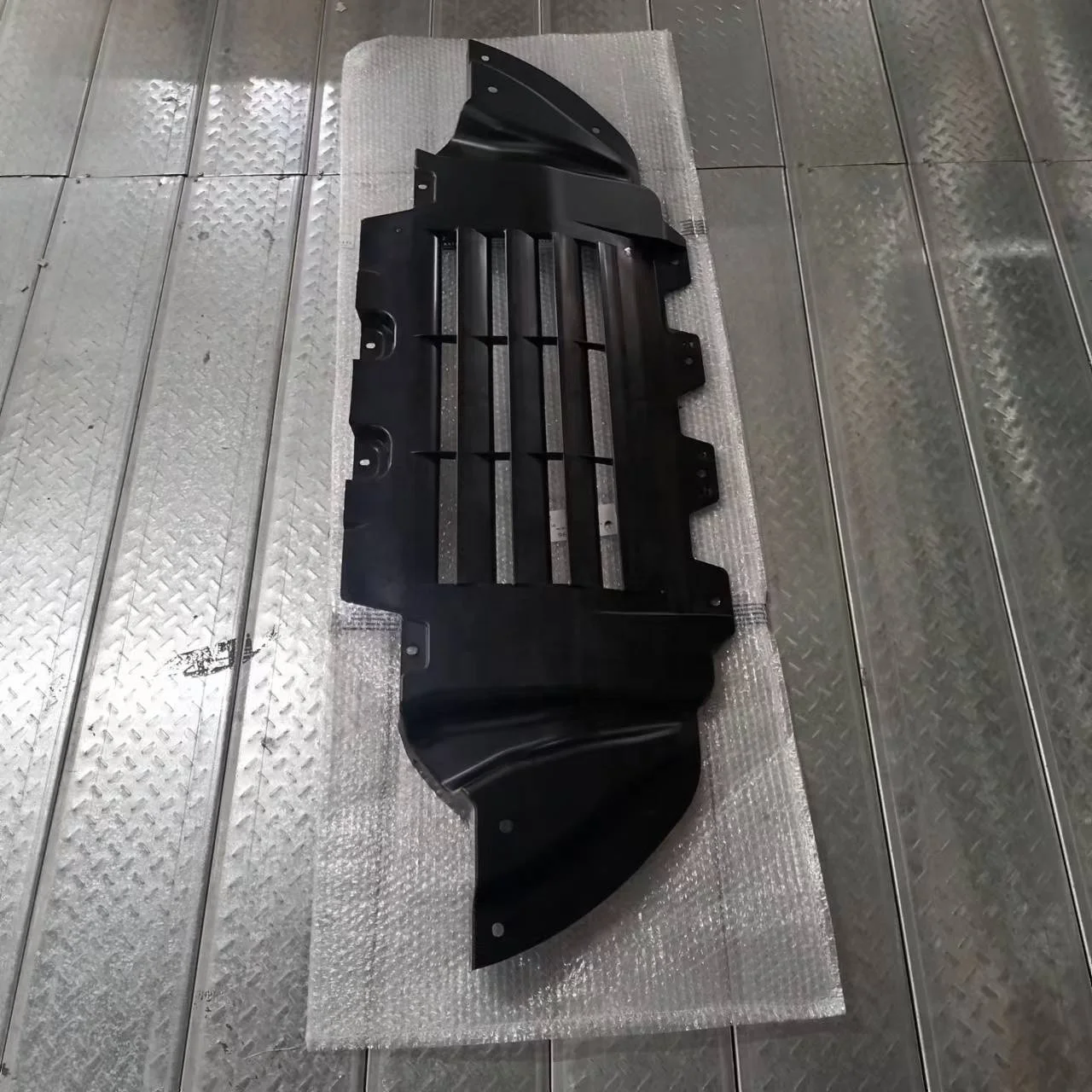 For Maserati Quattroporte M156 Front Bumper Under Cover 670007296 ...