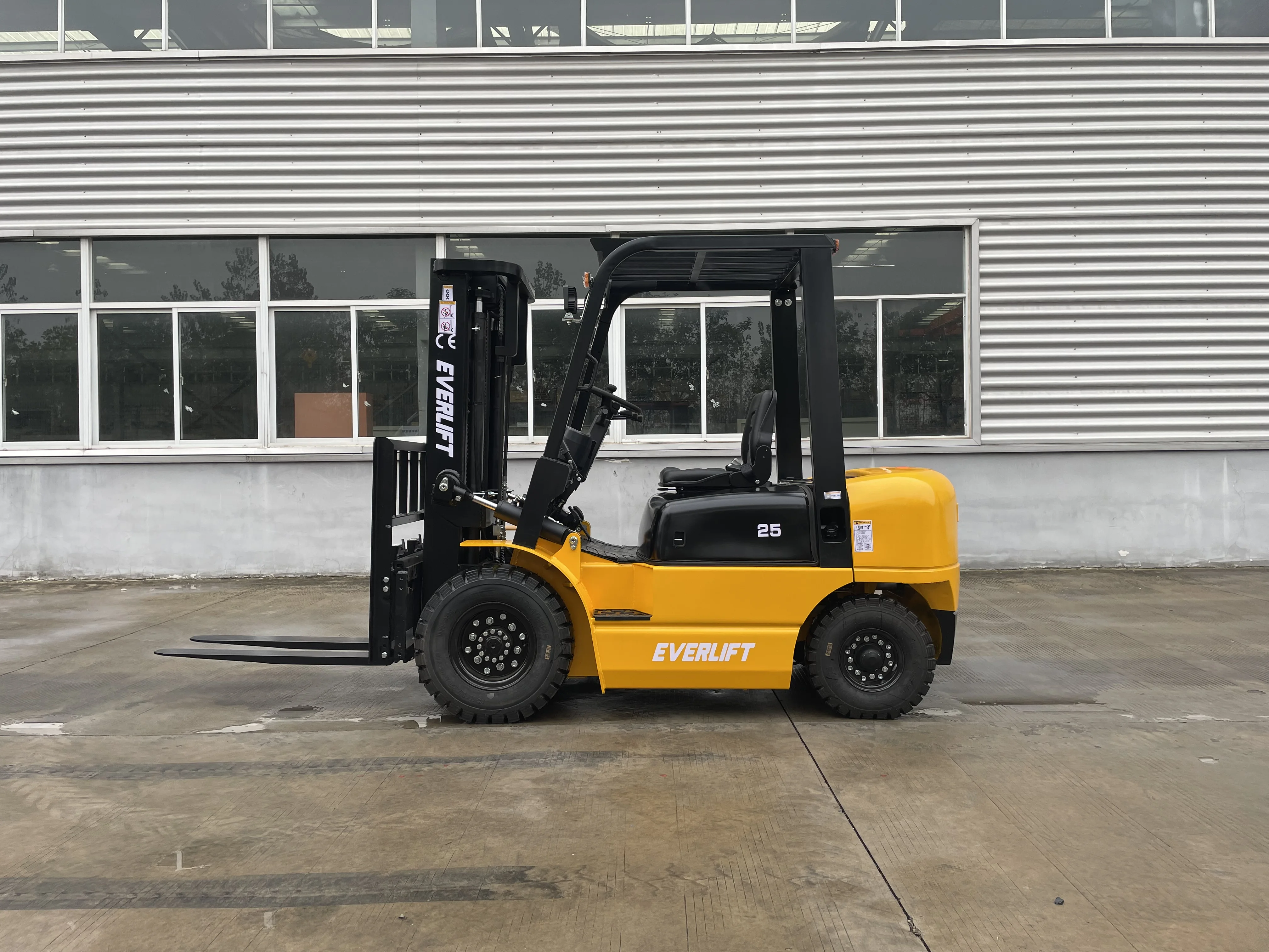 Heli Diesel Forklifts - Reliable 2 Ton to 3 Ton Capacity
