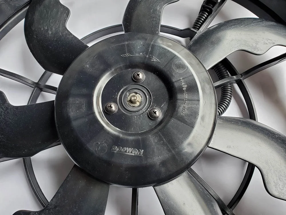 Genuine Auto AC Radiator Fan for Kia Carnival Carens Rio