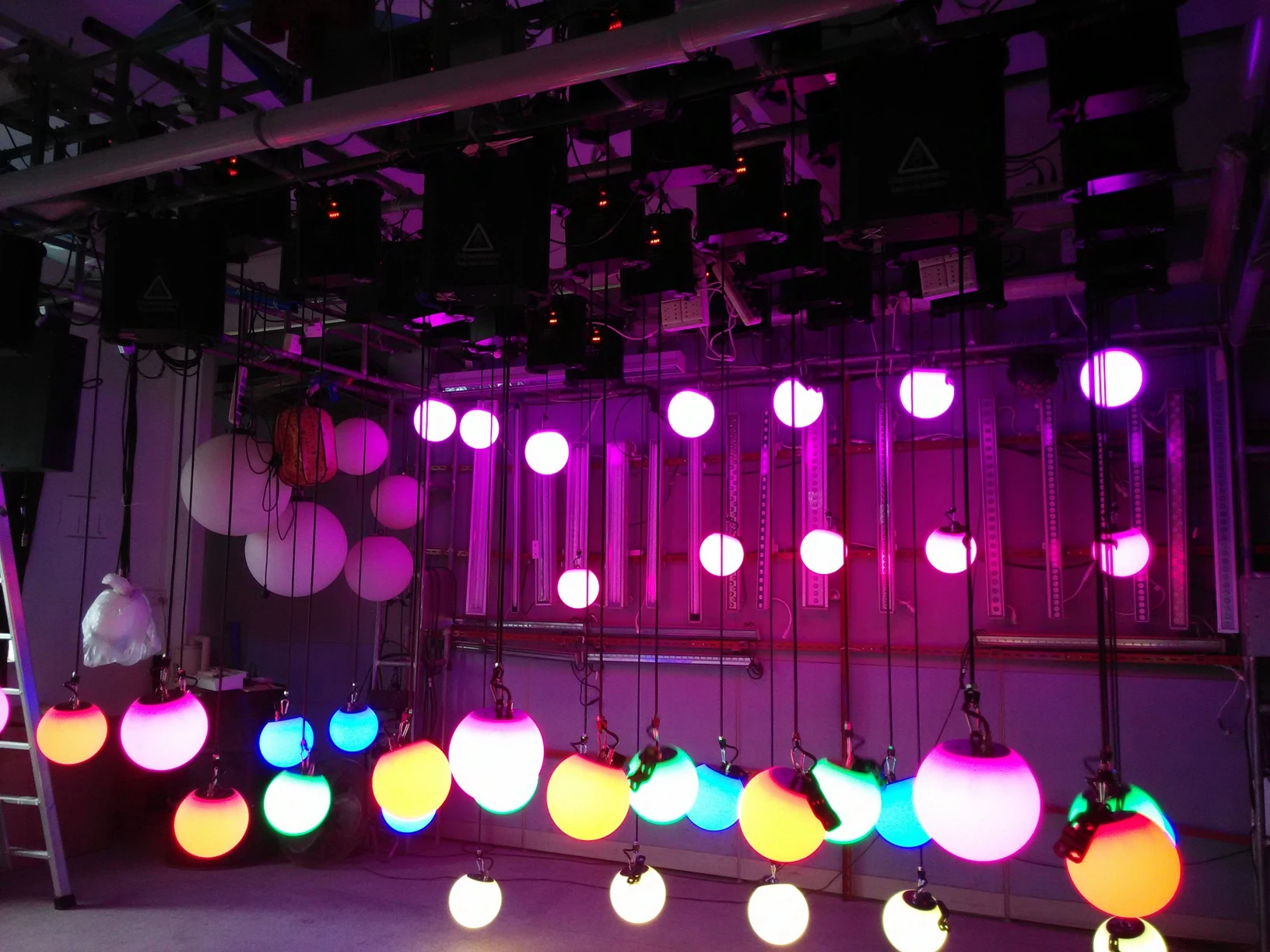 Colourful Winch Kinetic Led Ball Light Dmx512 Ball System Winch Led ...