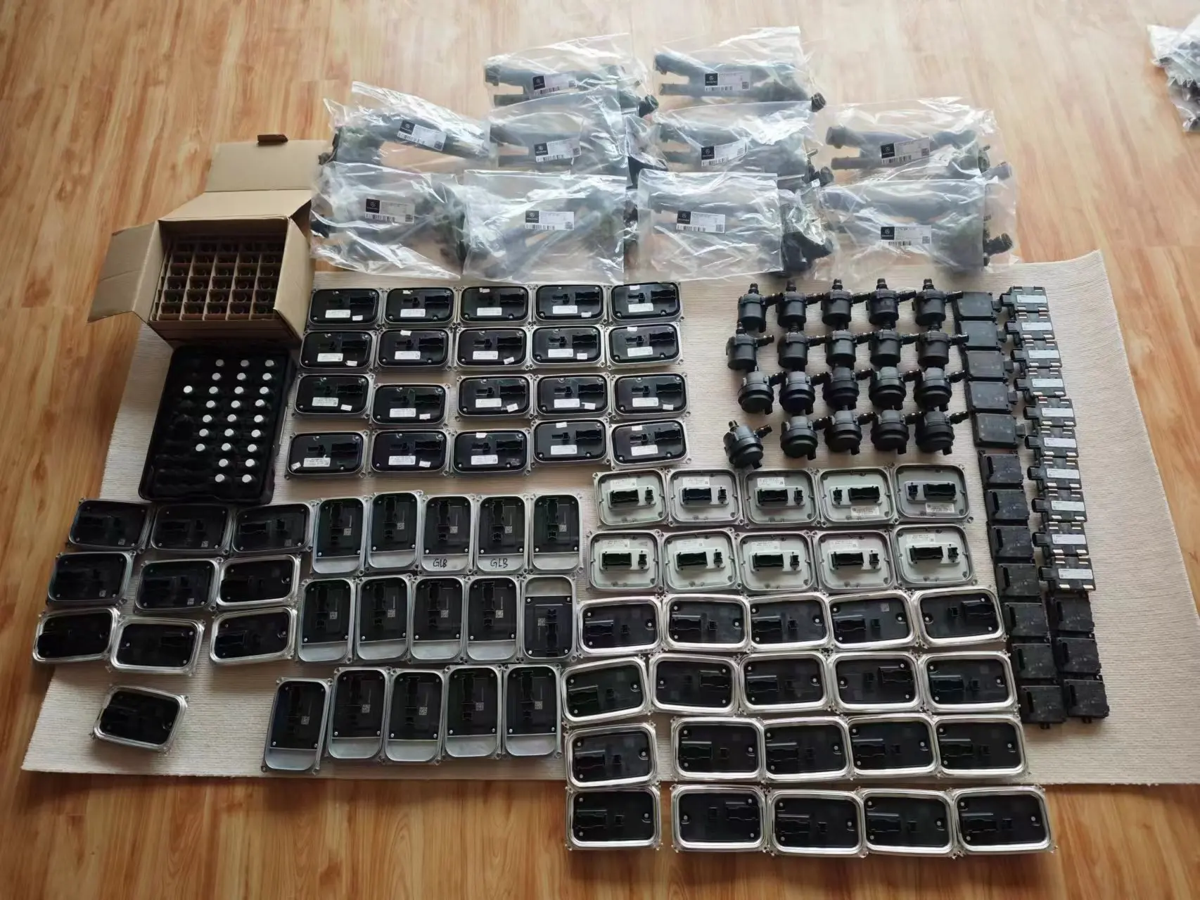 Belt Tensioner Suitable For Mercedes-benz W211 W639 W251 W204 S212 A207 ...