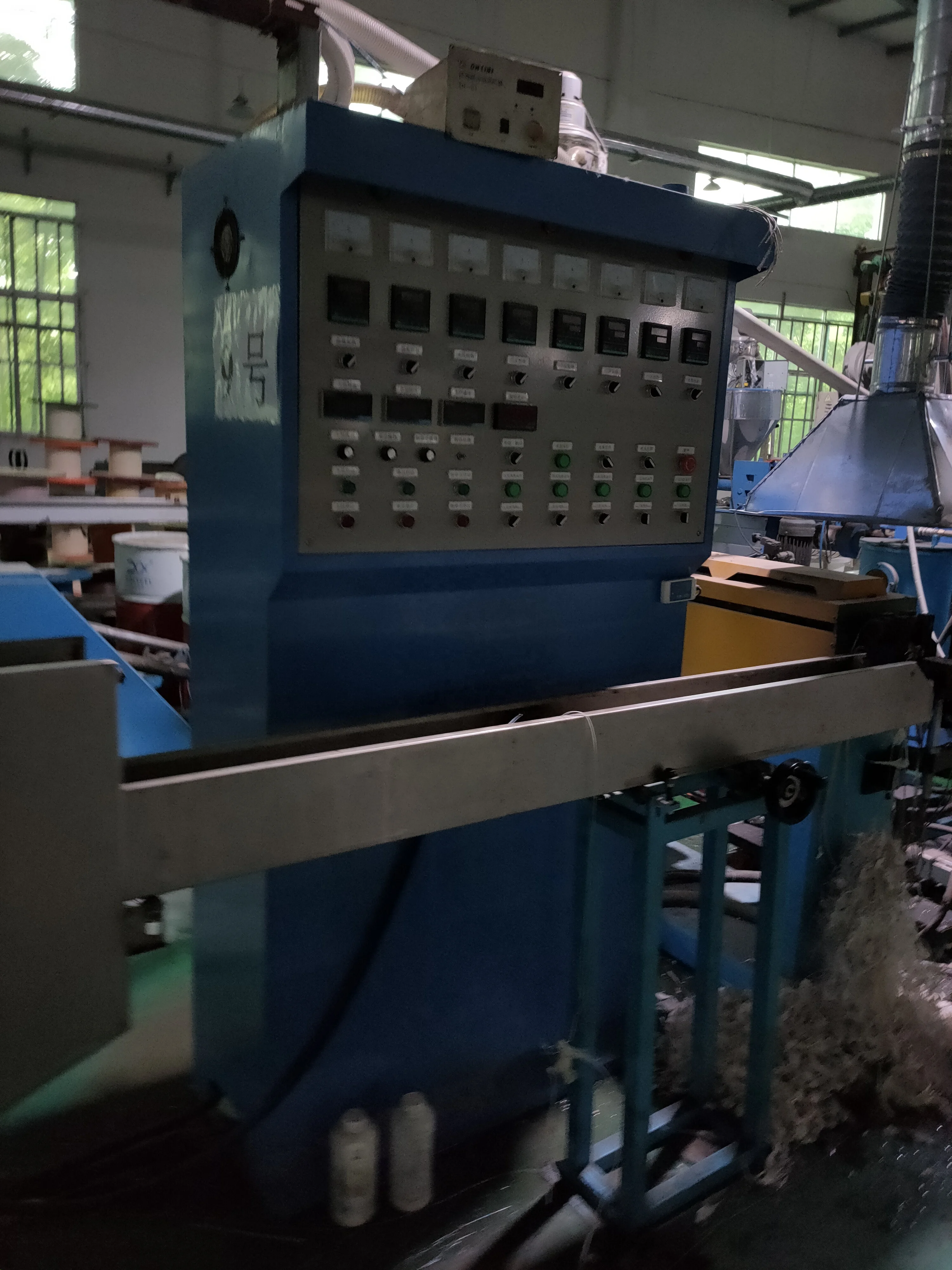 Used 70/90 Cable Jacket Machine Extruding Line for Wire Jacket of Lan ...