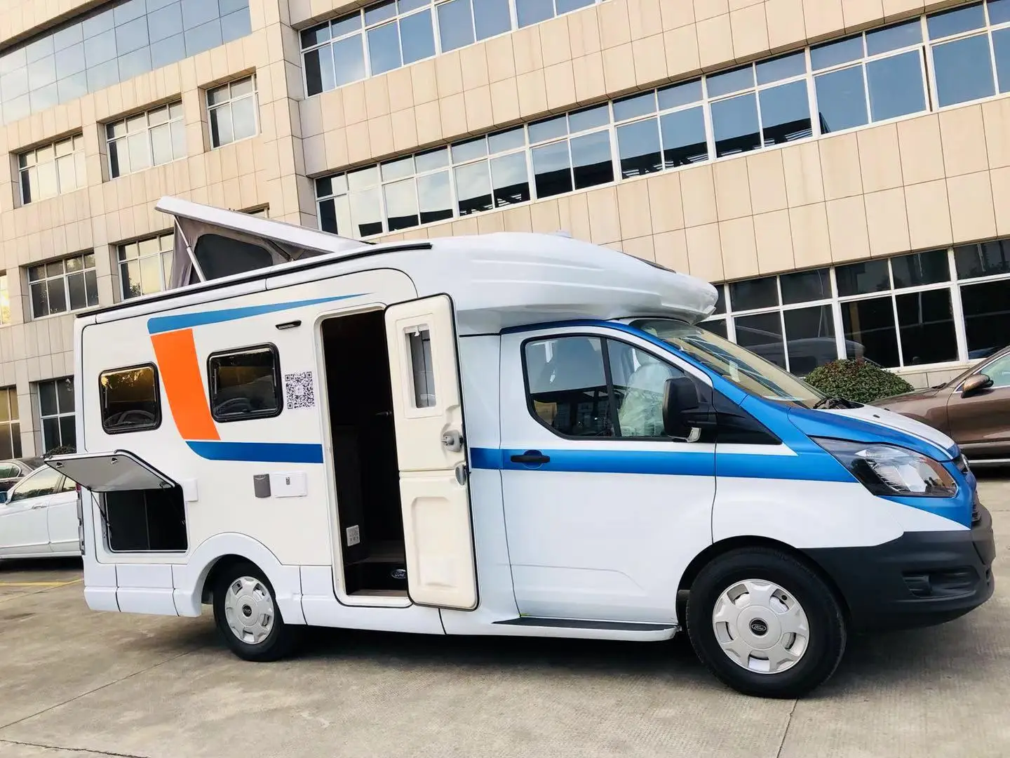 2025 Ford C-Class Motorhome - Spacious Camper Van with Full Amenities ...