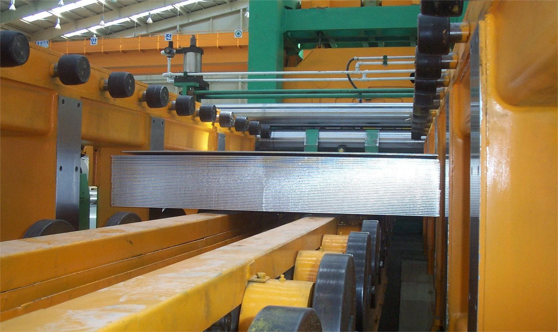 Steel Coil Uncoiling Leveling Shearing Stacking Line