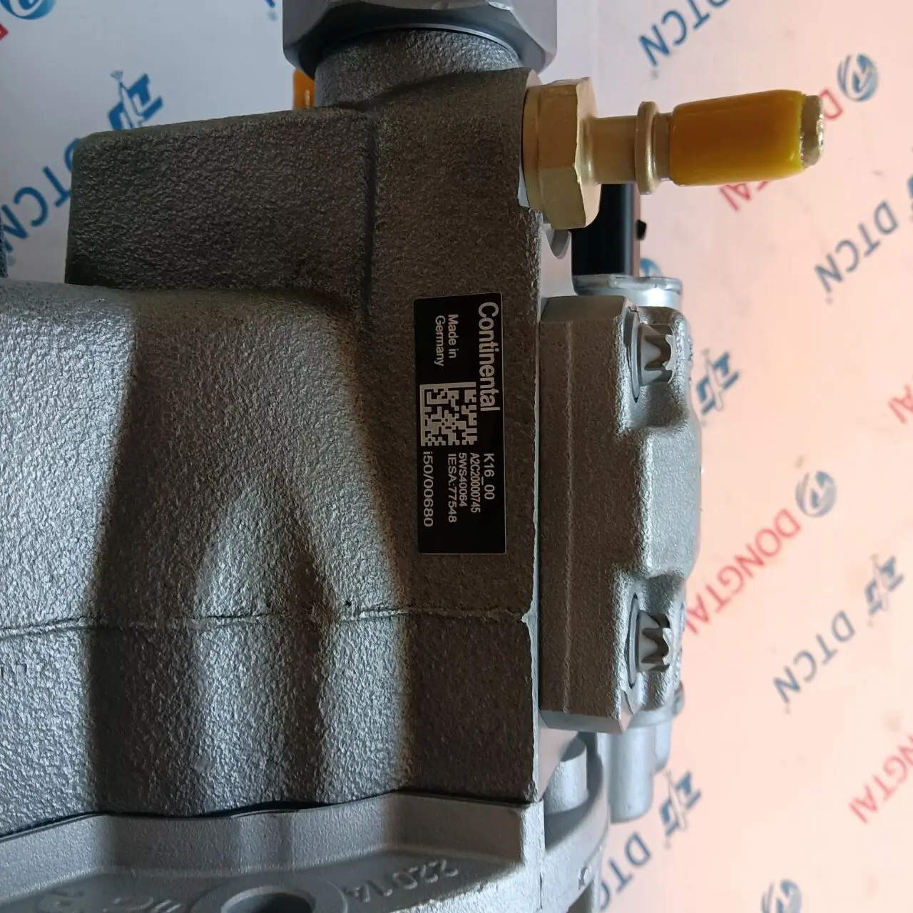 Vdo Fuel Pump 77548 A2c20000745 5ws40064 For Ford - Buy Pump Product on ...