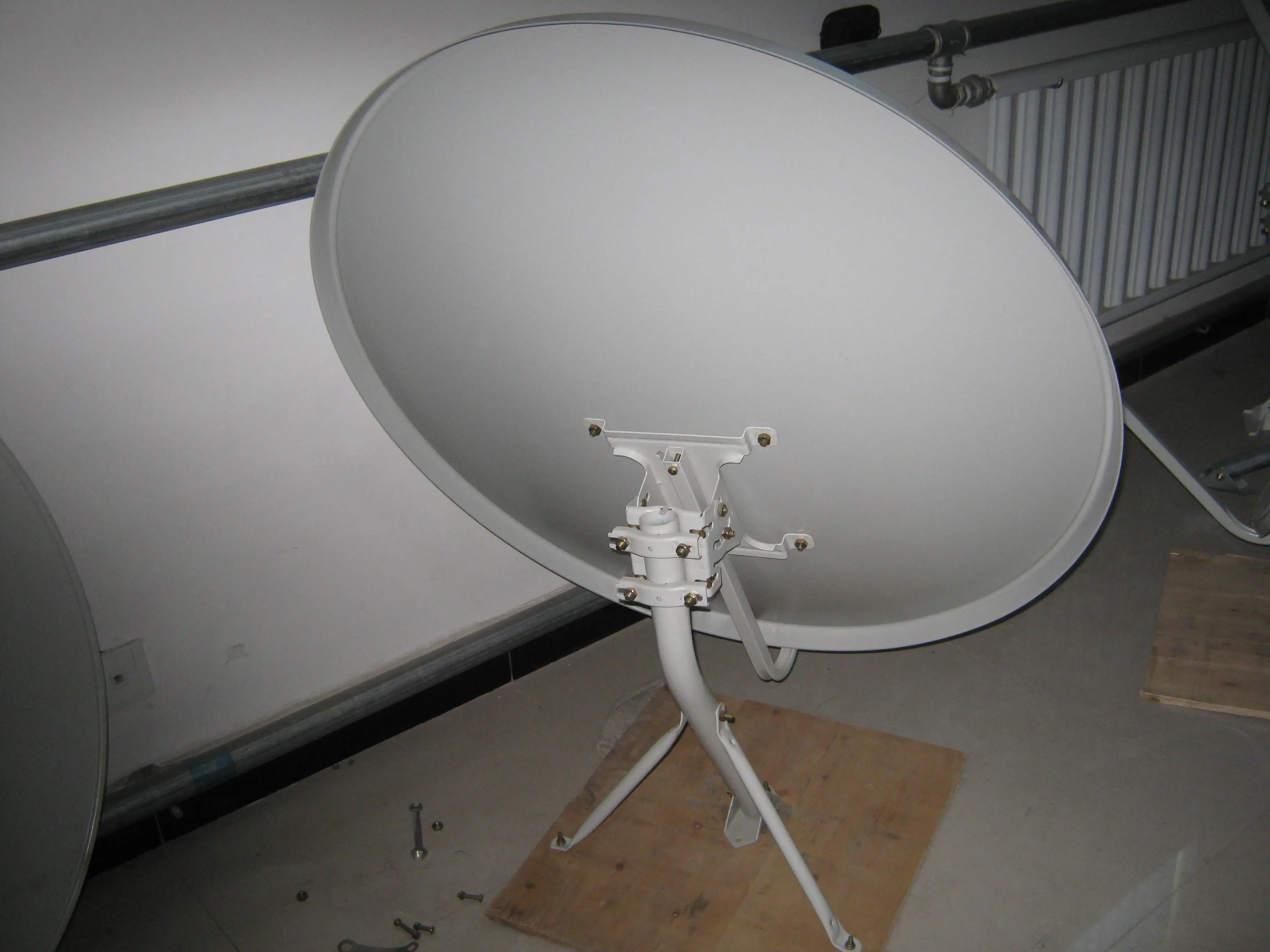 Ku Band 90*100cm Satellite Dish Antenna Work With C Band Lnb Receiver ...